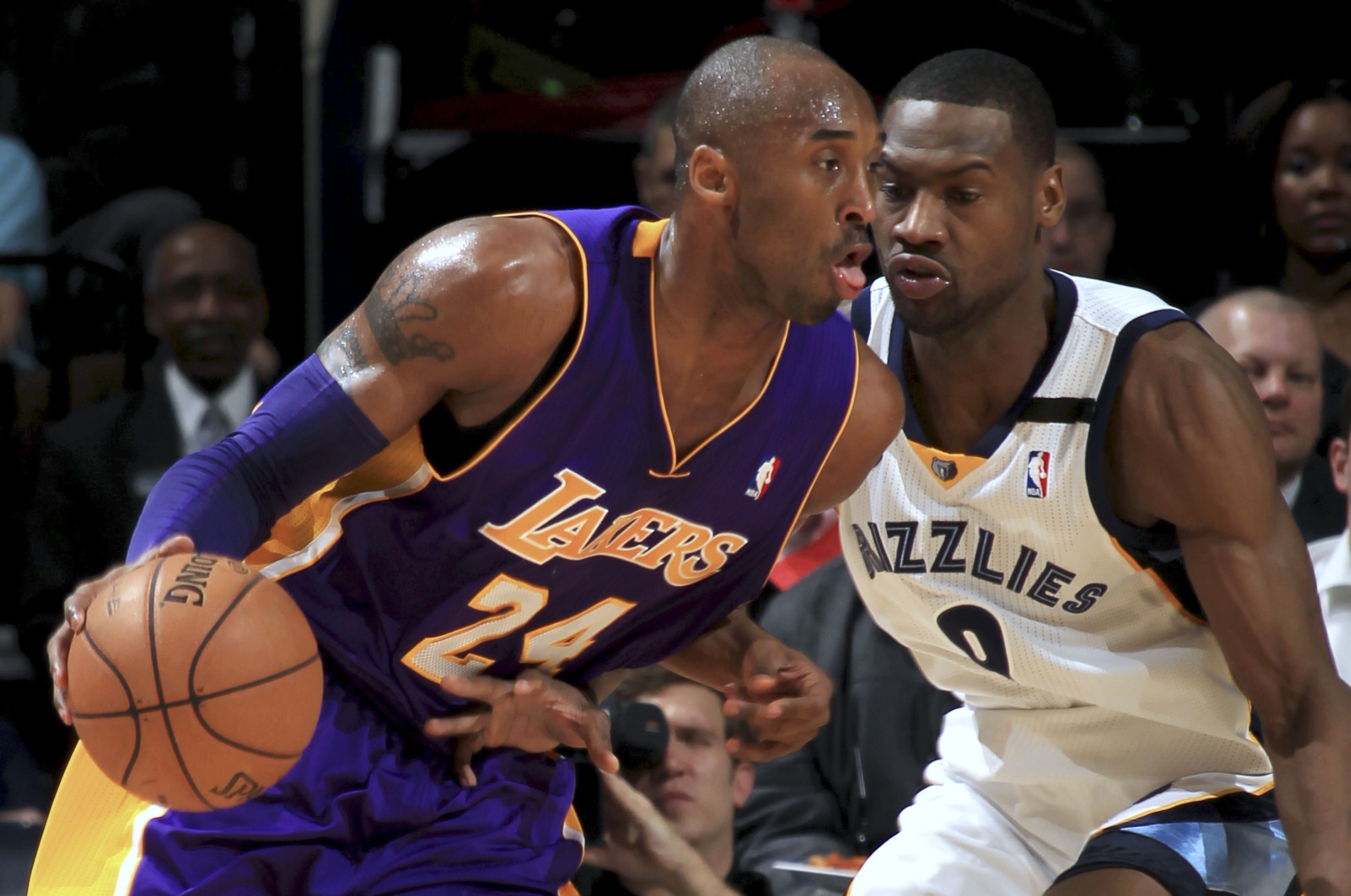 Τραγικός ο Κόμπι – “Καθάρισε” ο Χάουαρντ για Λέικερς (VIDEO)