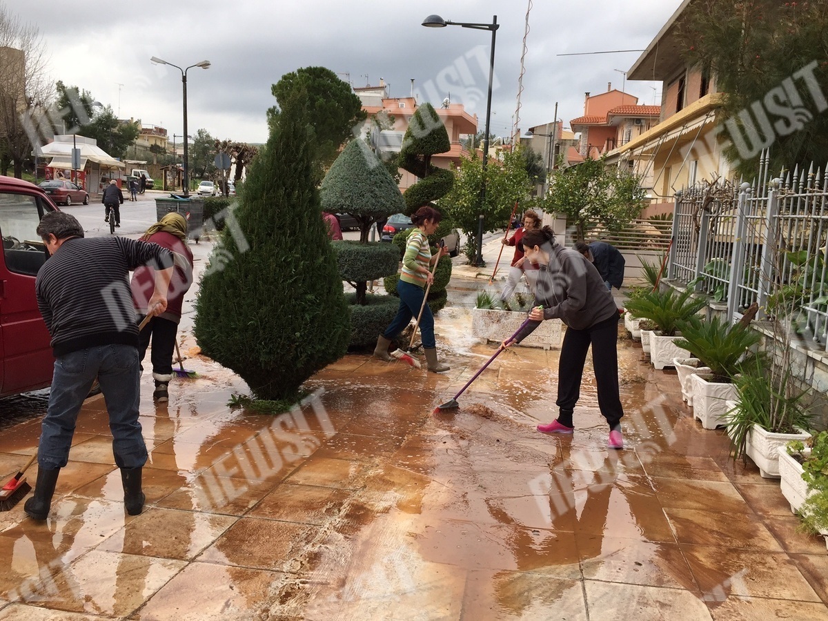 Βιβλική καταστροφή στην Μάνδρα - Συναγερμός για νέες καταιγίδες στην ...