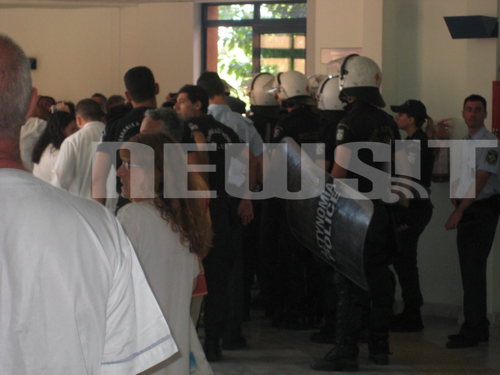 Νέο βίντεο από την επίθεση εναντίον του 'Aδωνι Γεωργιάδη στο Αττικό ...