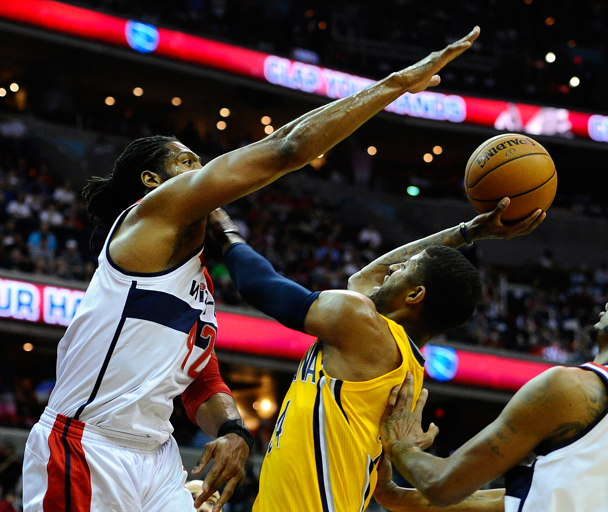 Ισοφάρισαν οι Κλίπερς, μία ανάσα από την πρόκριση οι Πέισερς