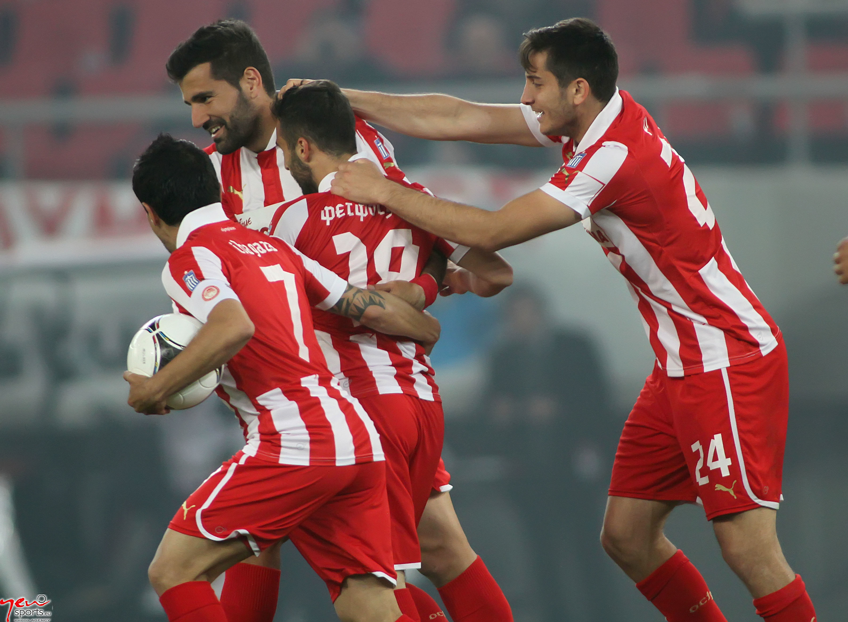 Ξέσπασε με εξάρα ο Ολυμπιακός και...έκλεισε θέση στον τελικό(VIDEO)
