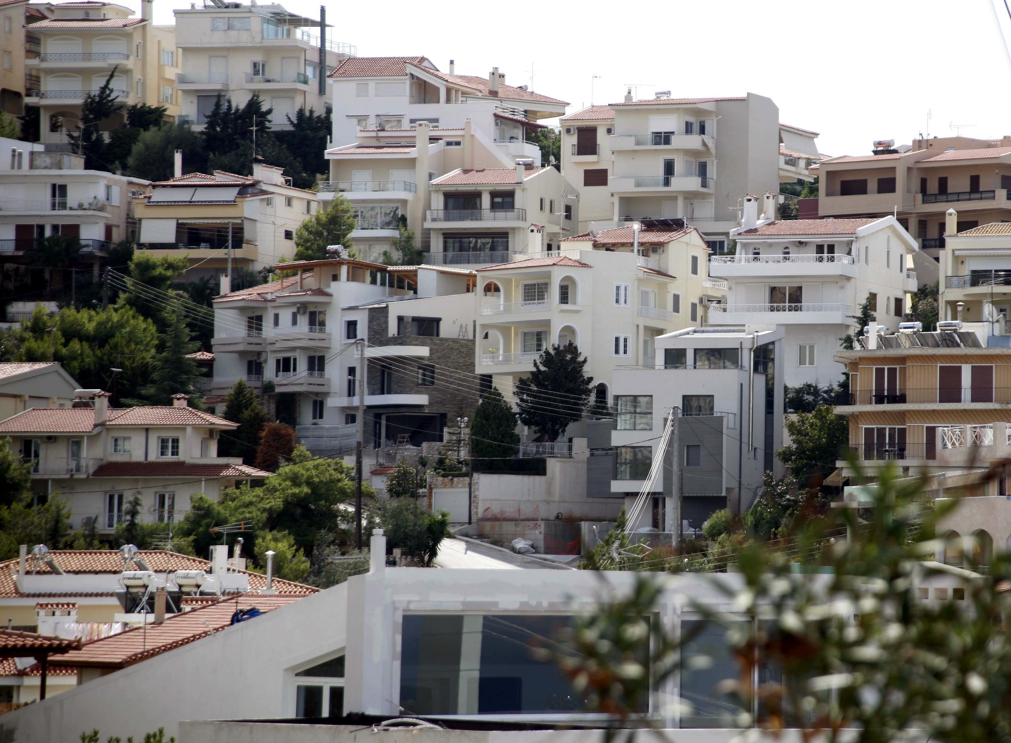 Ημιυπαίθριοι: 5% έως 15% το πρόστιμο-παραδείγματα ανά περιοχή