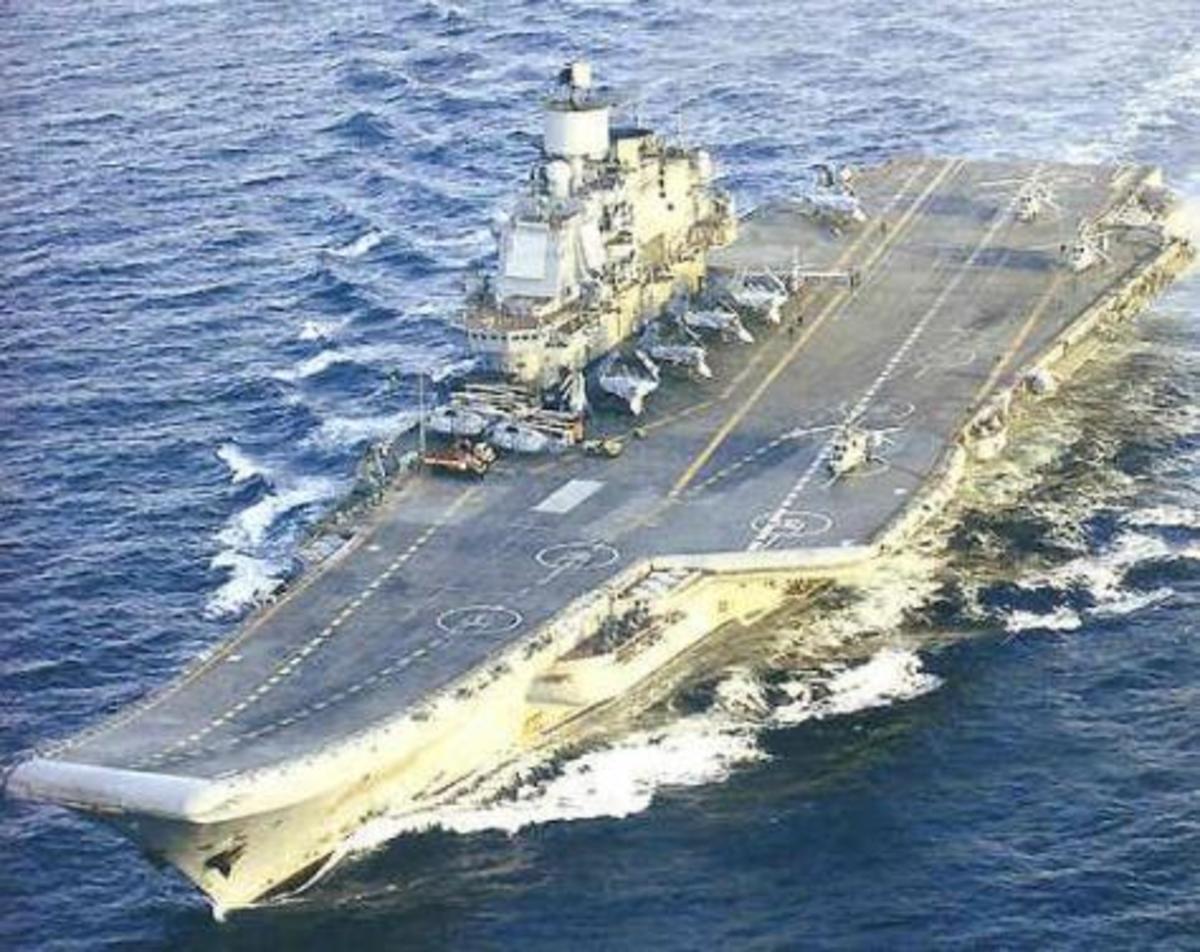 Το αεροπλανοφόρο Κουζνέτσοφ στη Μεσόγειο - Δείτε το βίντεο