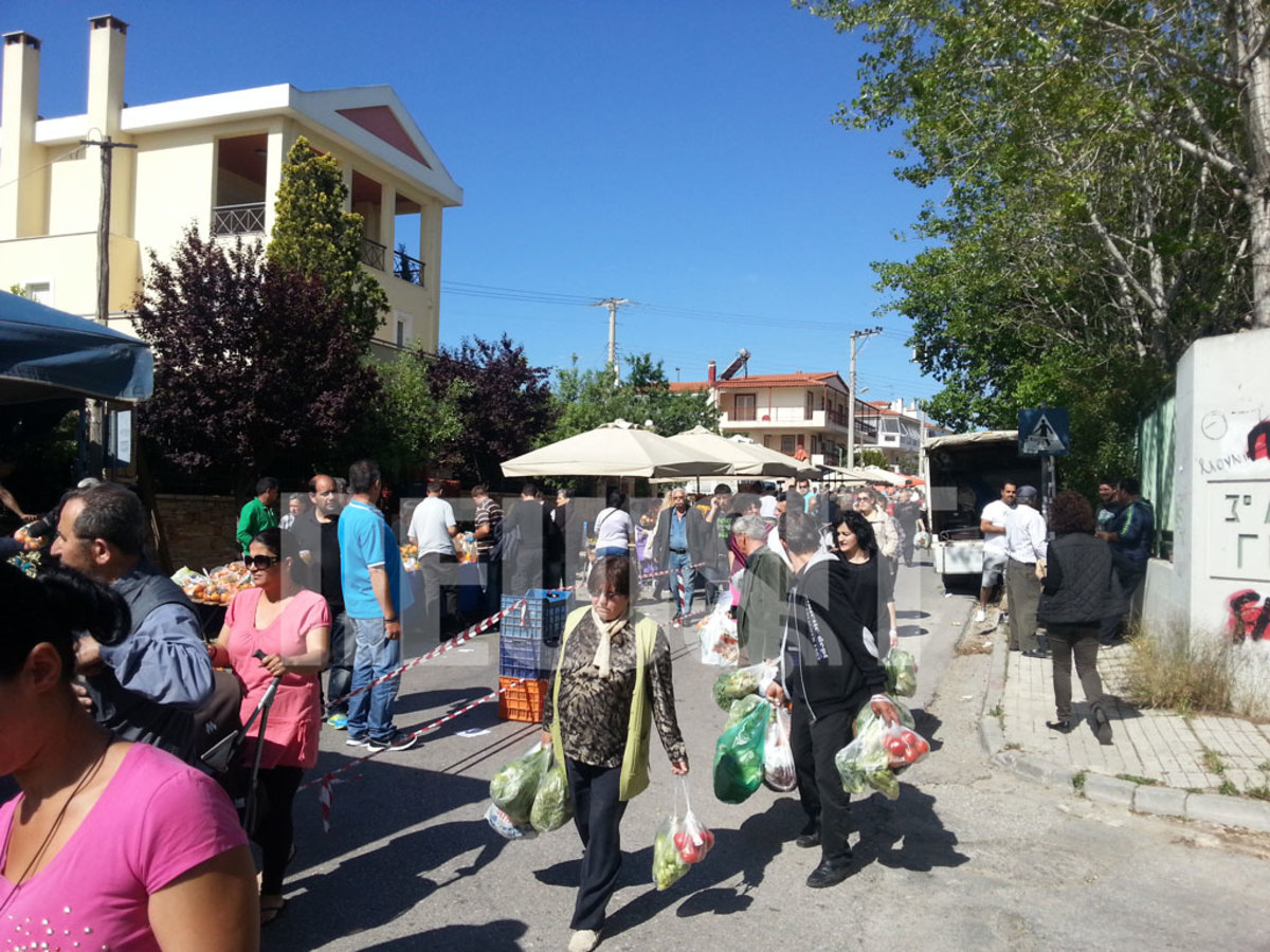 Μοιράζουν 100 τόνους προϊόντα στην λαϊκή αγορά του Γέρακα!