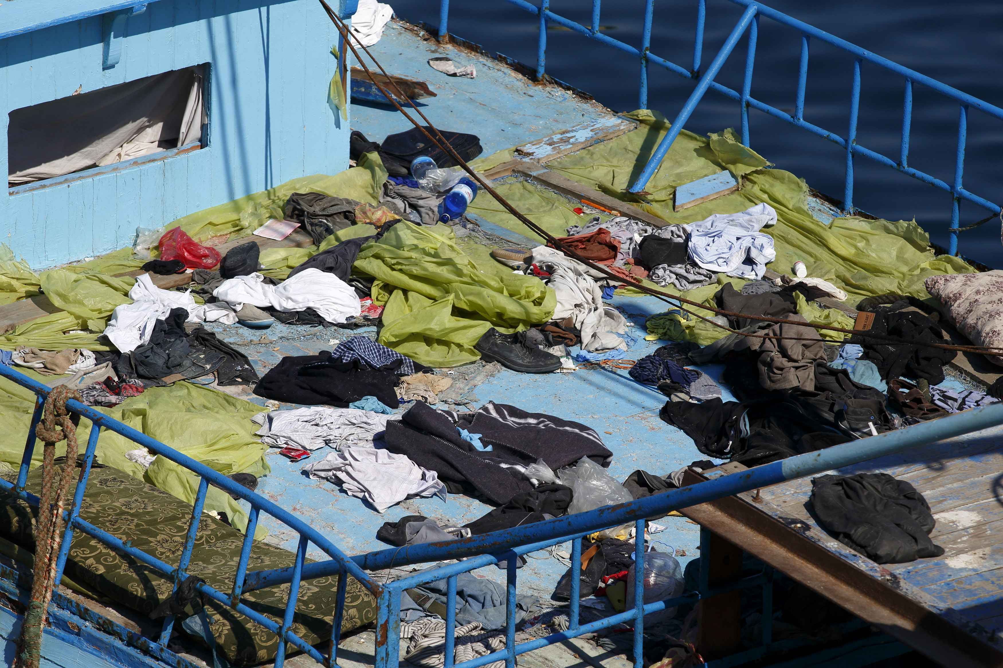 Πάνω από 4.000 μετανάστες διασώθηκαν και μεταφέρθηκαν στην Κάτω Ιταλία ...