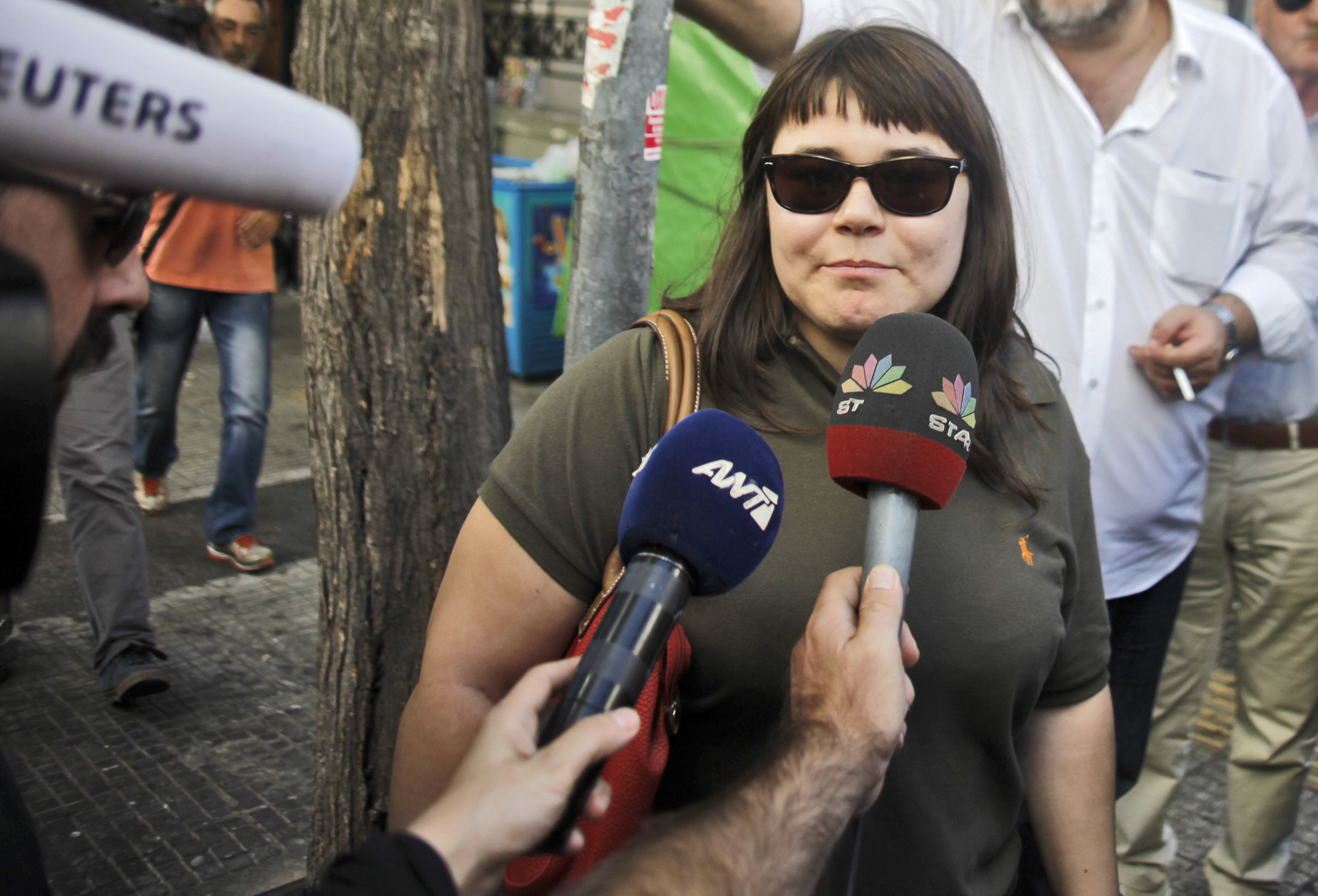 Η Ουρανία Μιχαλολιάκου στις φυλακές: Δεν είμαστε τέρατα με 6 χέρια κι 6 ...