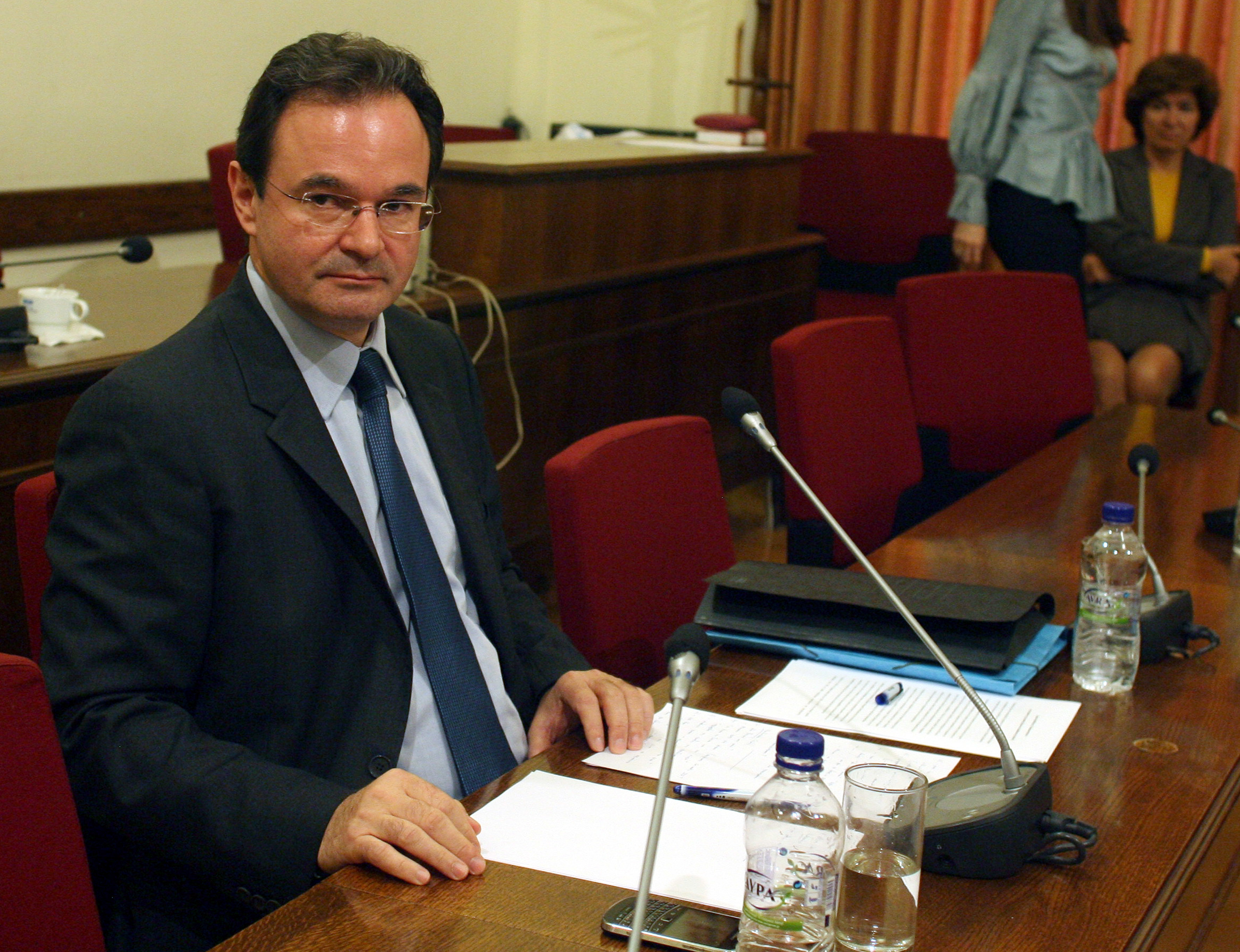 Οι αντιφάσεις Παπακωνσταντίνου: Δείτε βίντεο με όσα έλεγε ο πρώην ...