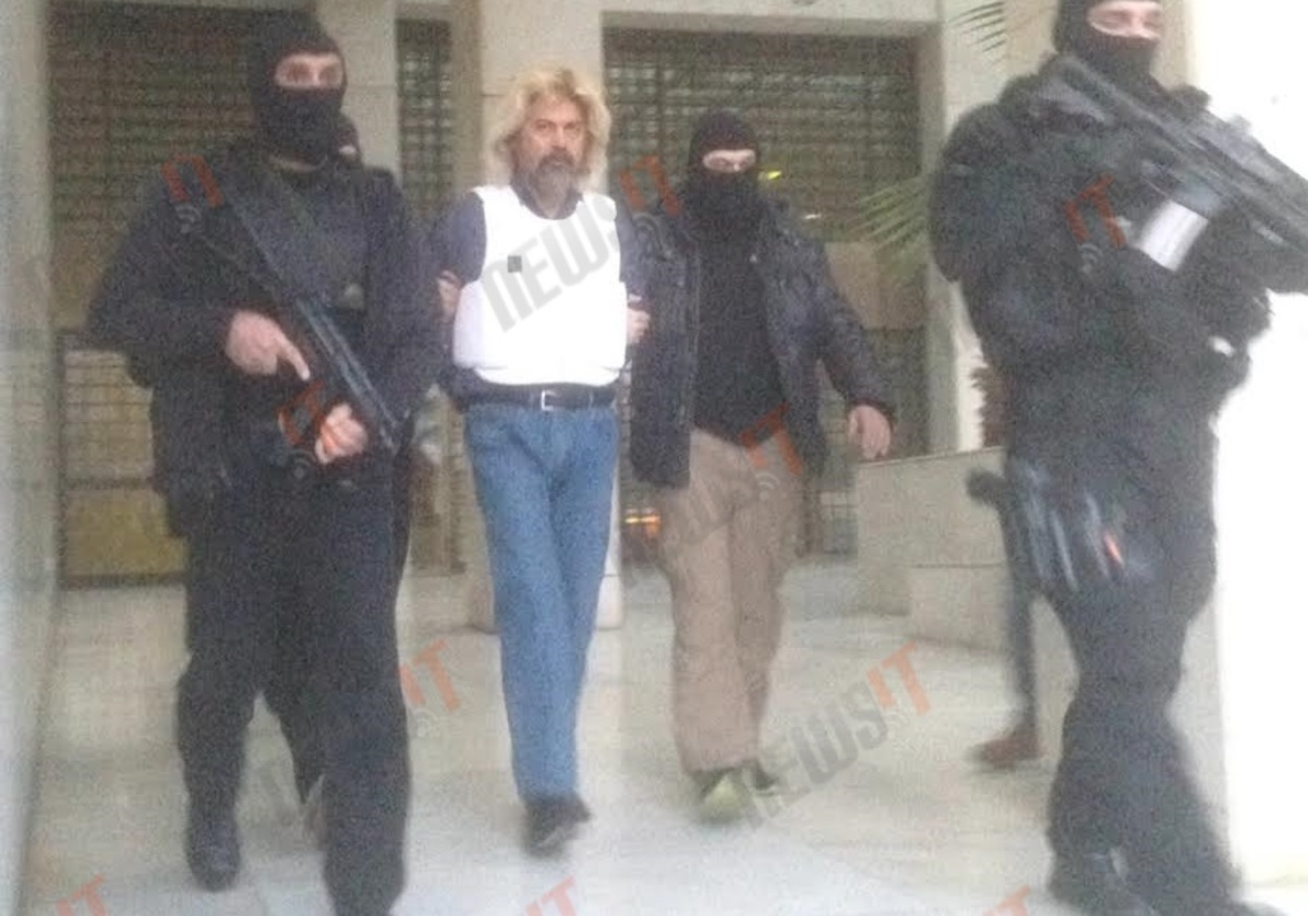 Σιδεροδέσμιος στον εισαγγελέα ο Χριστόδουλος Ξηρός! (ΒΙΝΤΕΟ & ΦΩΤΟ)