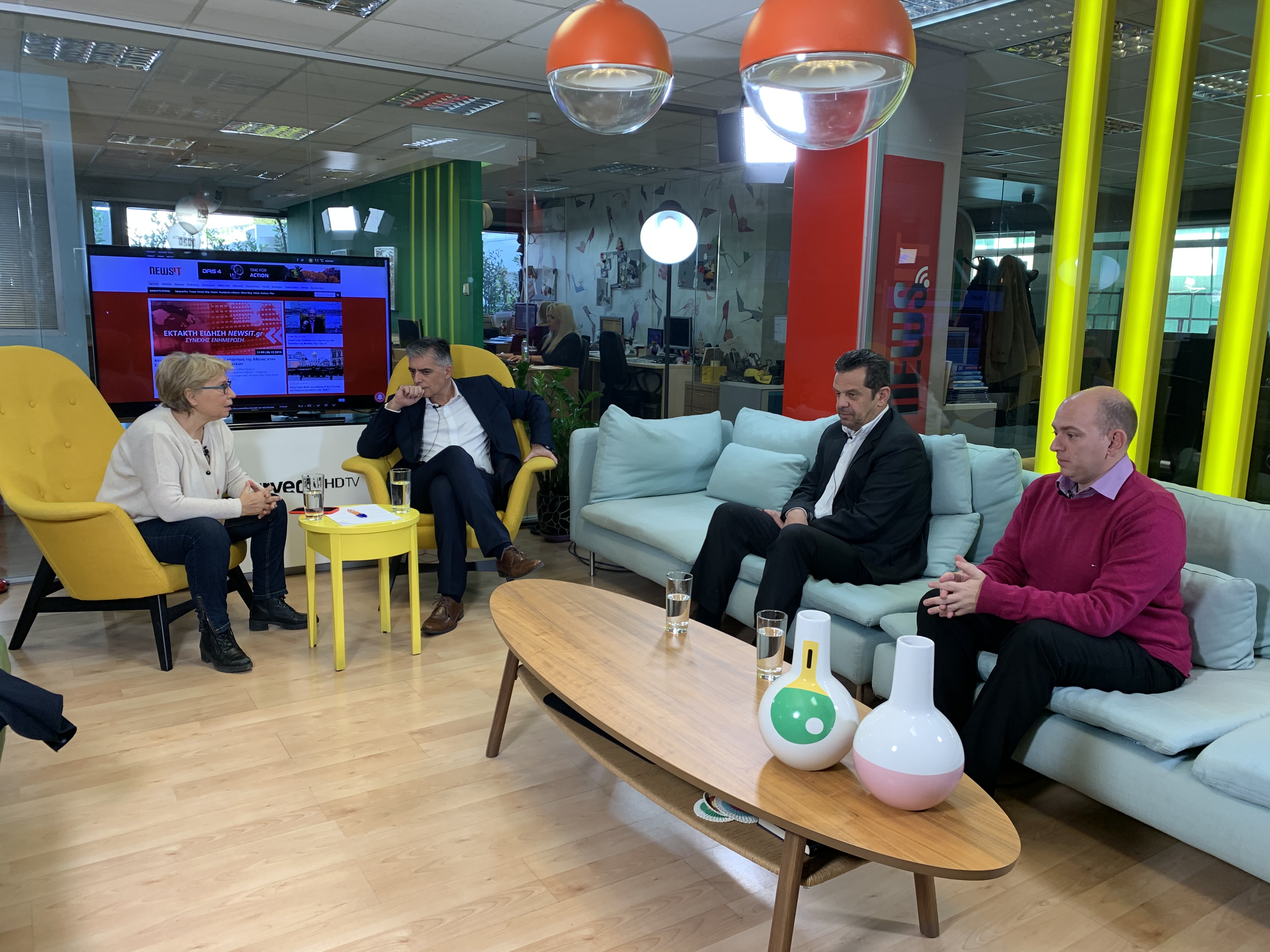 Σύσκεψη Newsit: Απέλαση, επέτειος και... χρόνια πολλά