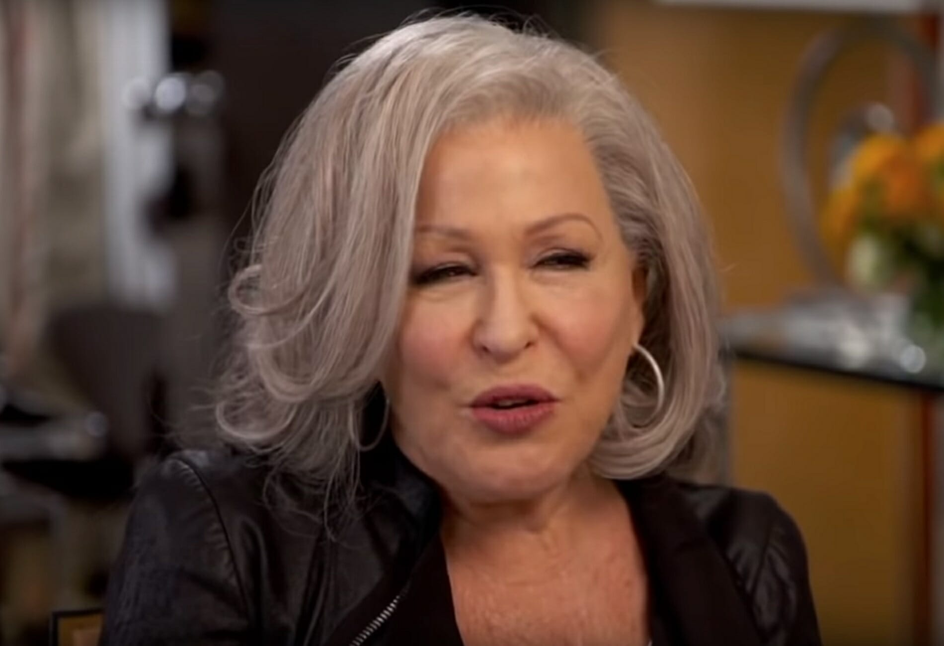 Επίθεση Μίντλερ σε Τραμπ: Ένα παράσιτο κέρδισε τις εκλογές για τον ...