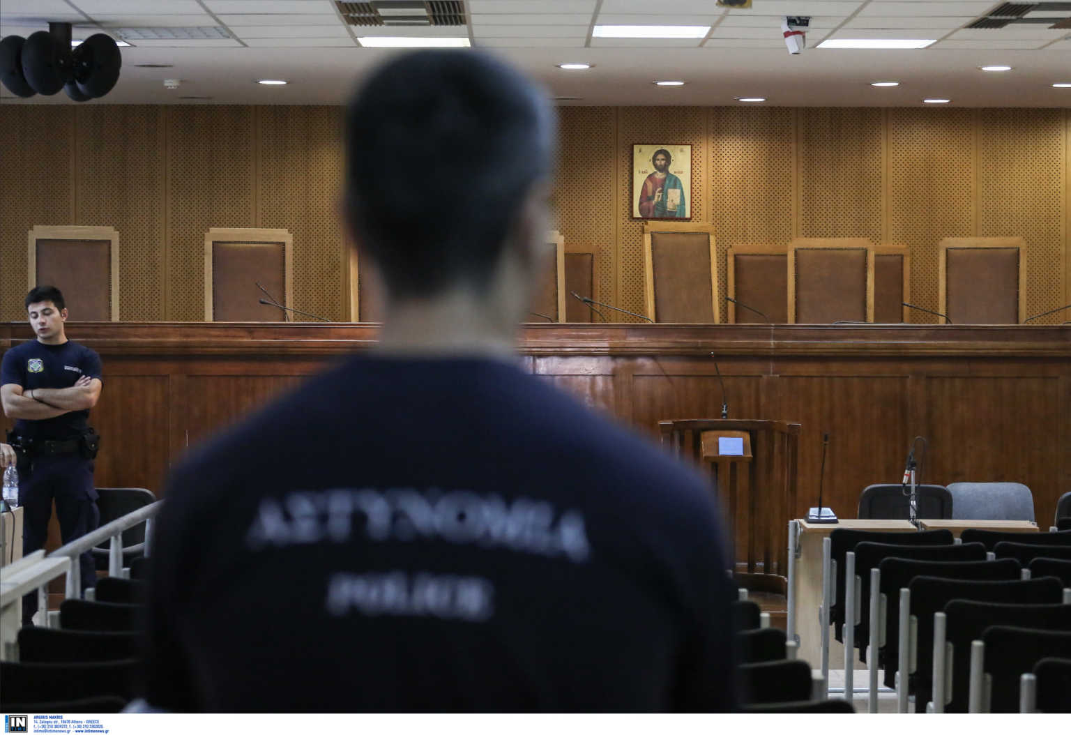 Κύκλωμα εκβιαστών: «Κόλαφος» το κατηγορητήριο για τους 11! Ξύλο, όπλα ...
