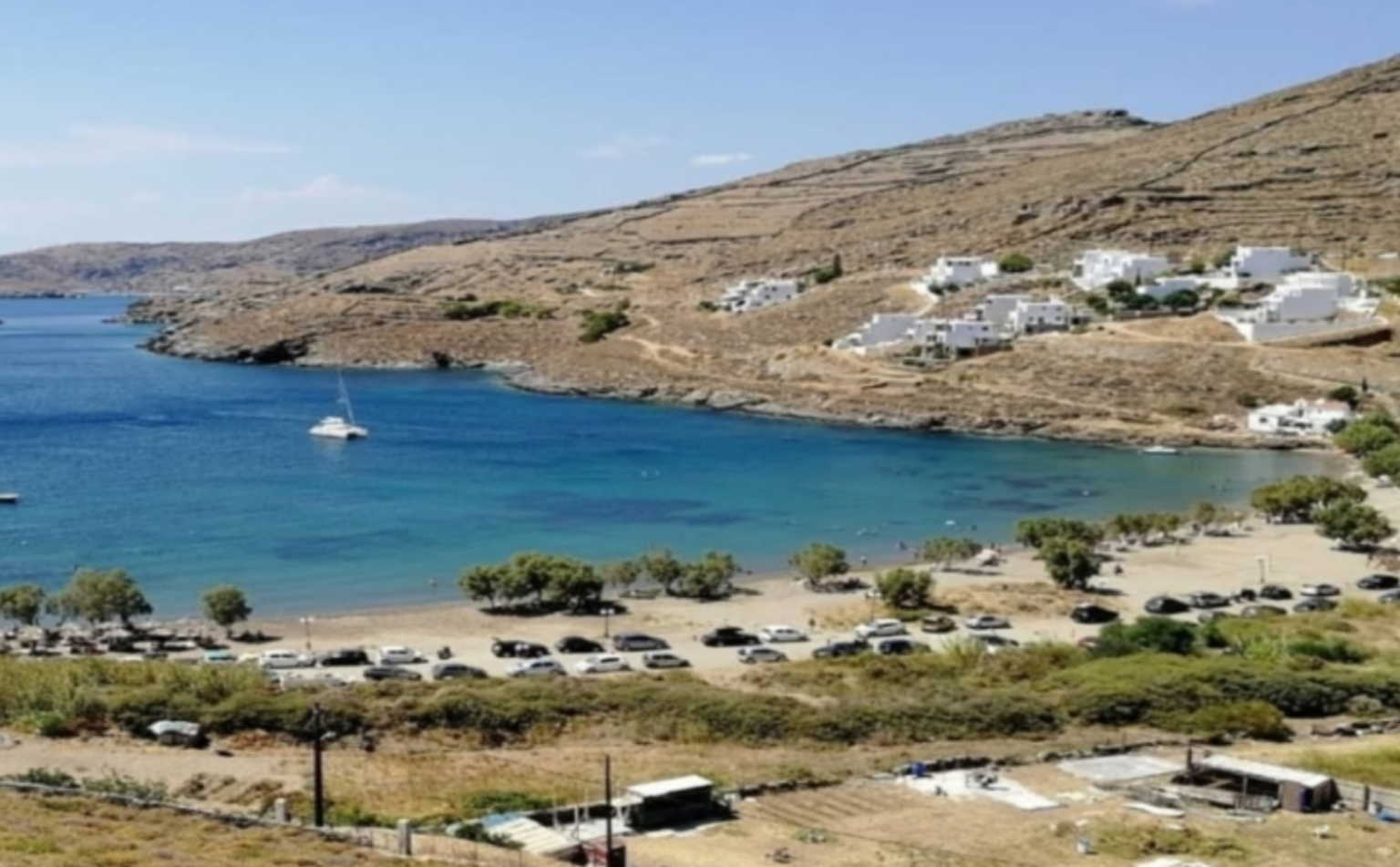 Πανέμορφες παραλίες της Αττικής που έχουν μόνο άμμο