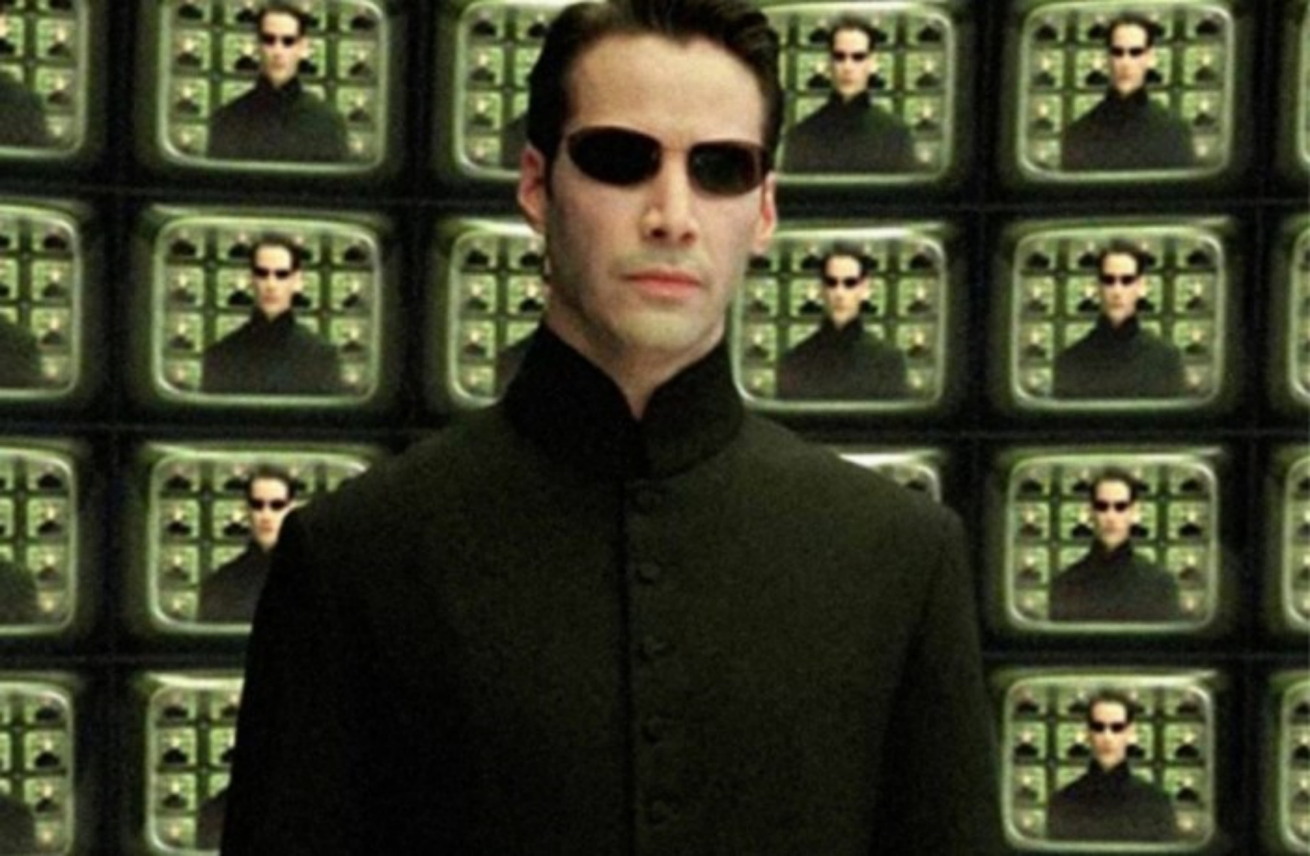 Στο “σφυρί” η στολή του Κιάνου Ριβς στο Matrix Reloaded και άλλα ...
