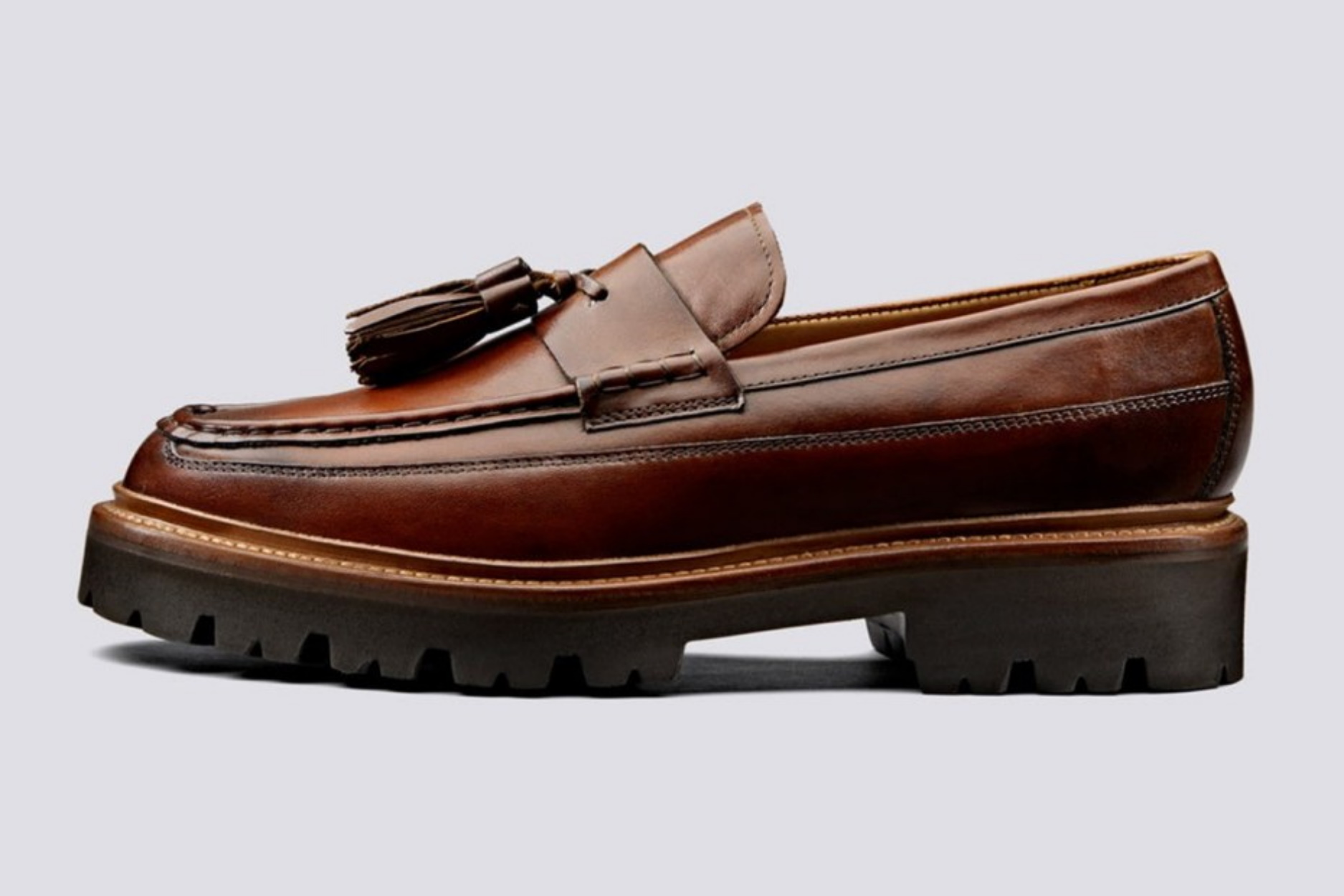 Δείτε πως πρέπει να φοράτε τα loafers τον χειμώνα