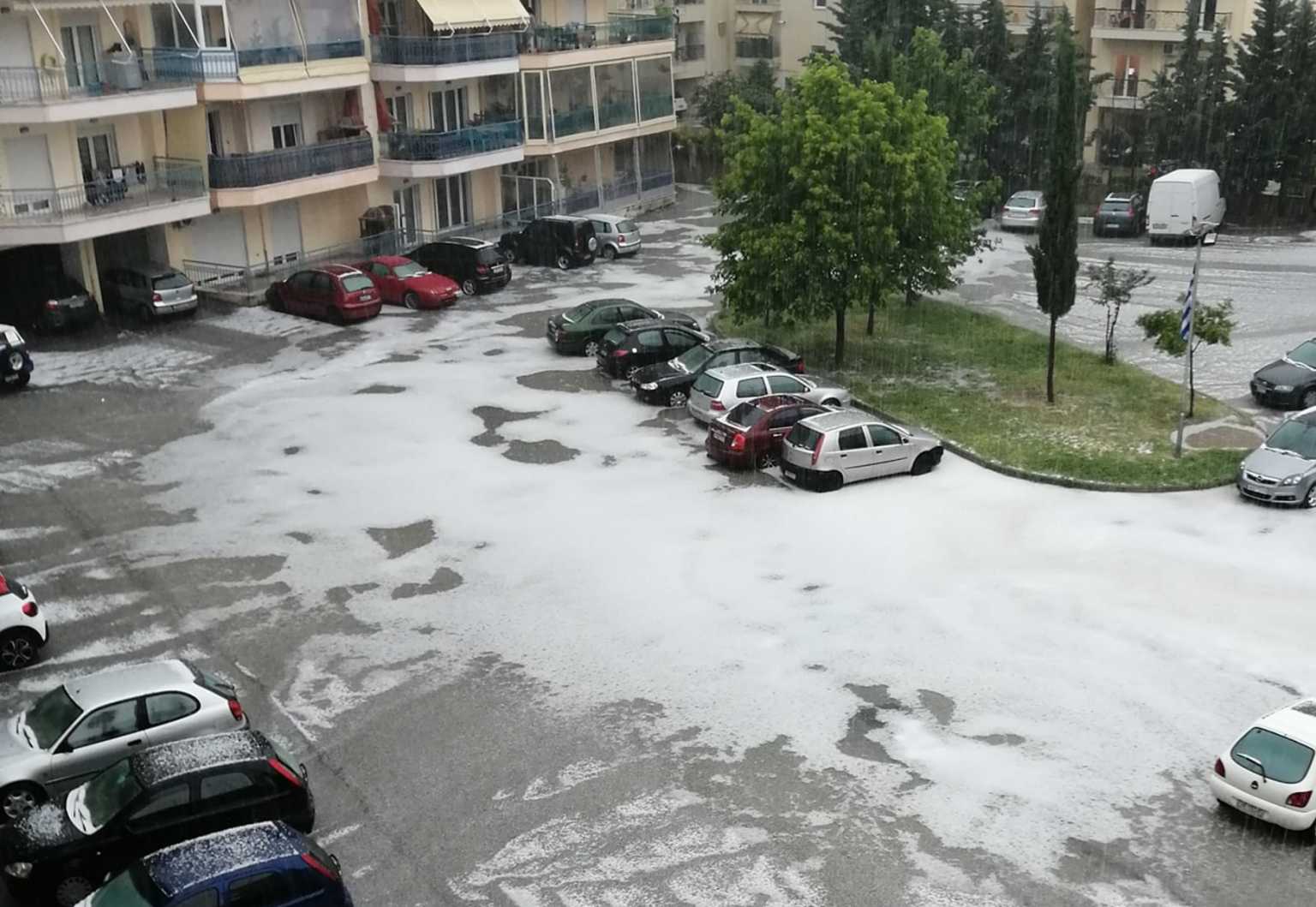 Καιρός - Ξάνθη: Ισχυρή καταιγίδα και χαλάζι - Βούλιαξαν δρόμοι (video)