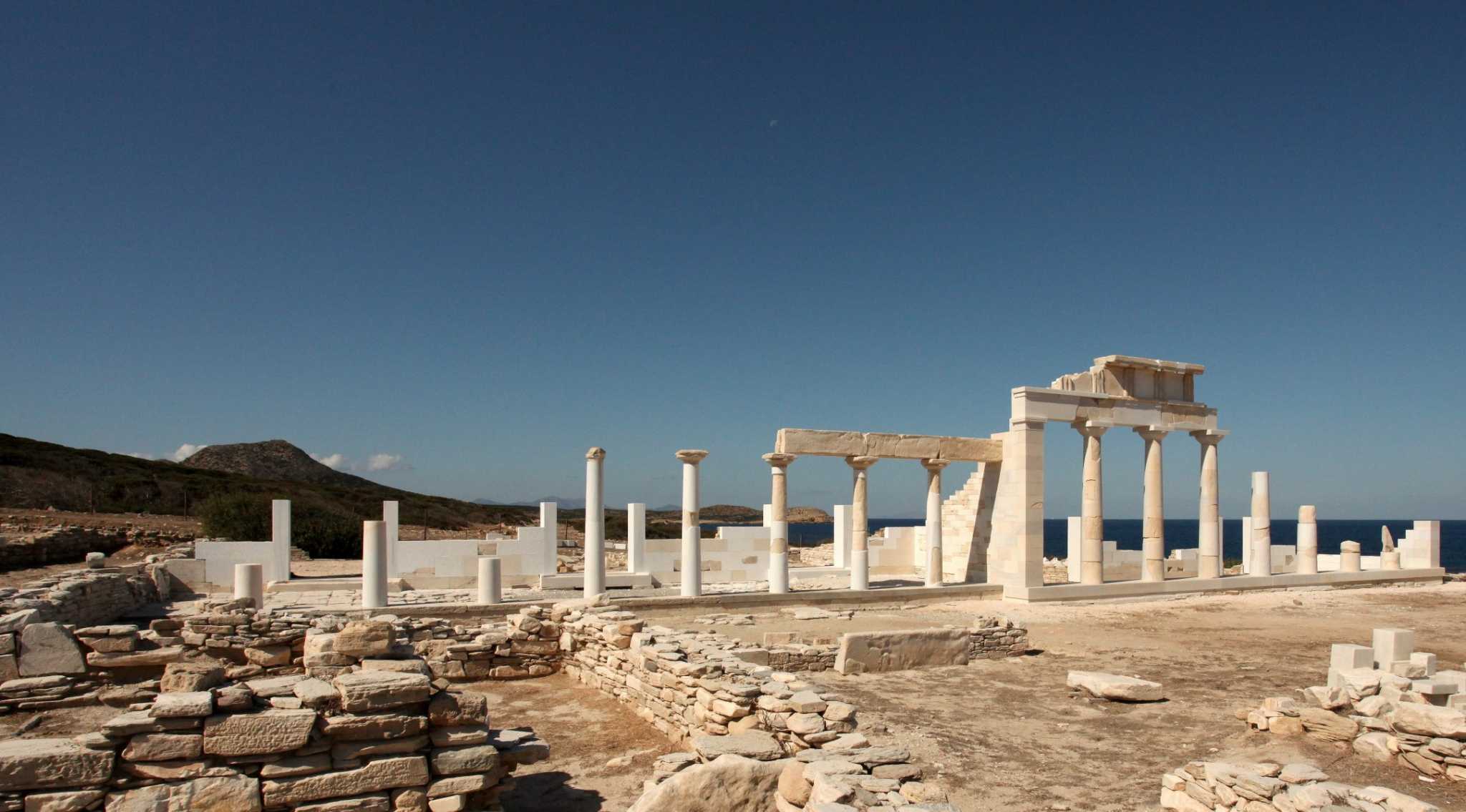 Δεσποτικό Κυκλάδων: Οι ανασκαφές «ζωντανεύουν» τον επιβλητικό ναό του ...