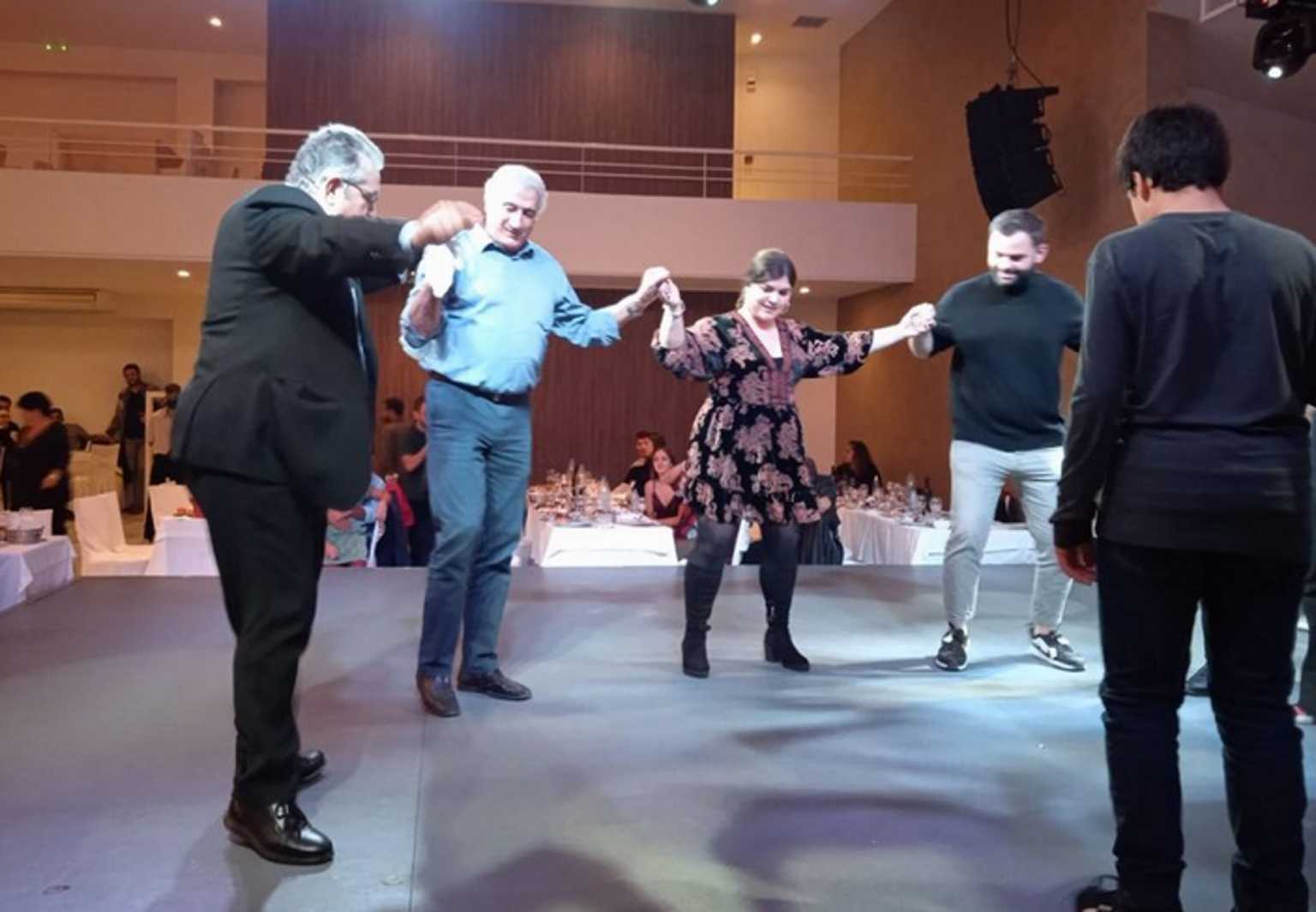Δημήτρης Κουτσούμπας: Το τσάμικο στην Κρήτη και οι συναντήσεις με ...