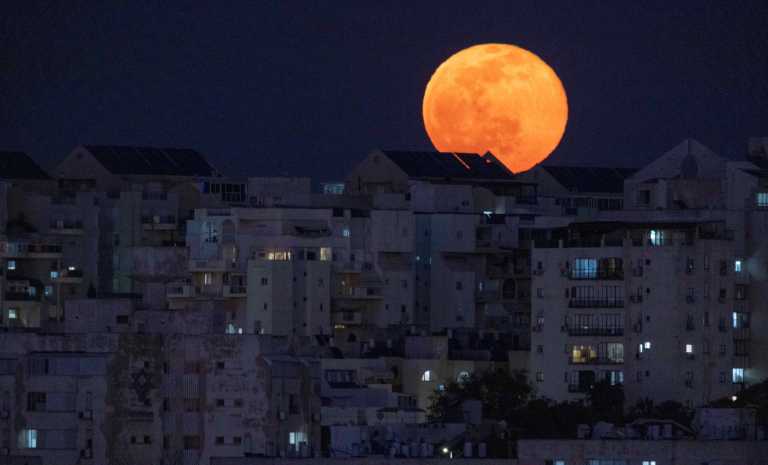 Πανσέληνος του Λύκου: Μοναδικό θέαμα στον ουρανό - Γιατί ονομάζεται έτσι