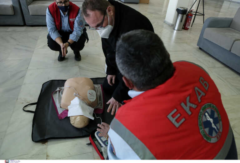 Νταντάδες της γειτονιάς: Δωρεάν σεμινάρια πρώτων βοηθειών για βρέφη και ...