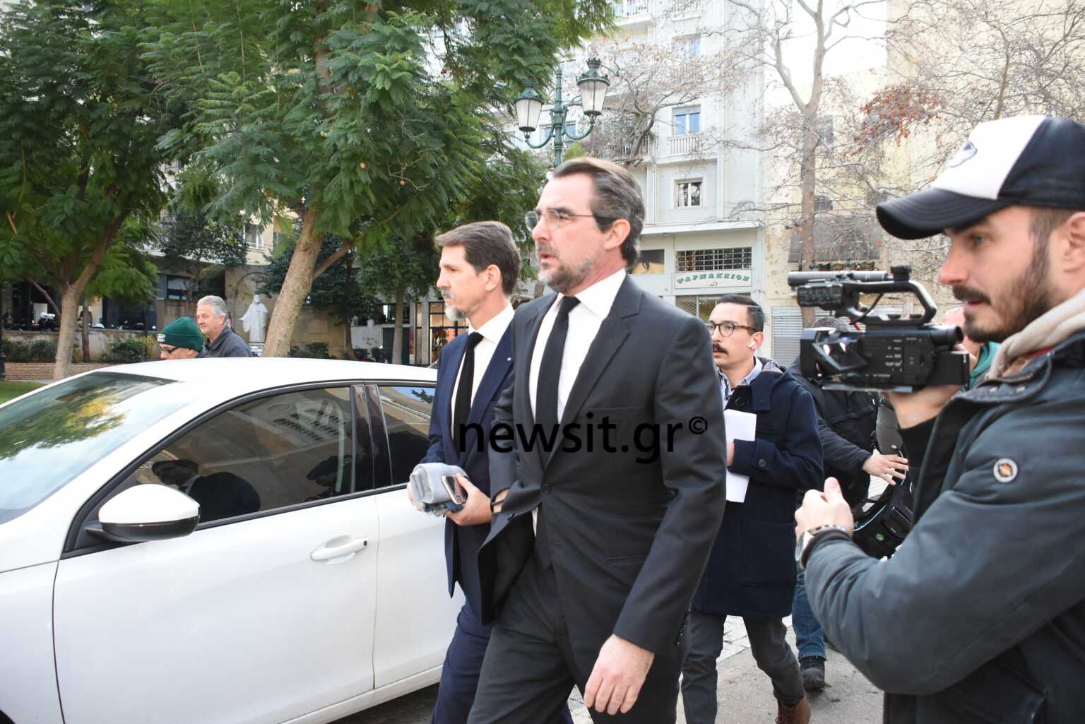 Κηδεία τέως Βασιλιά Κωνσταντίνου: Στην Μητρόπολη για τα διαδικαστικά ...