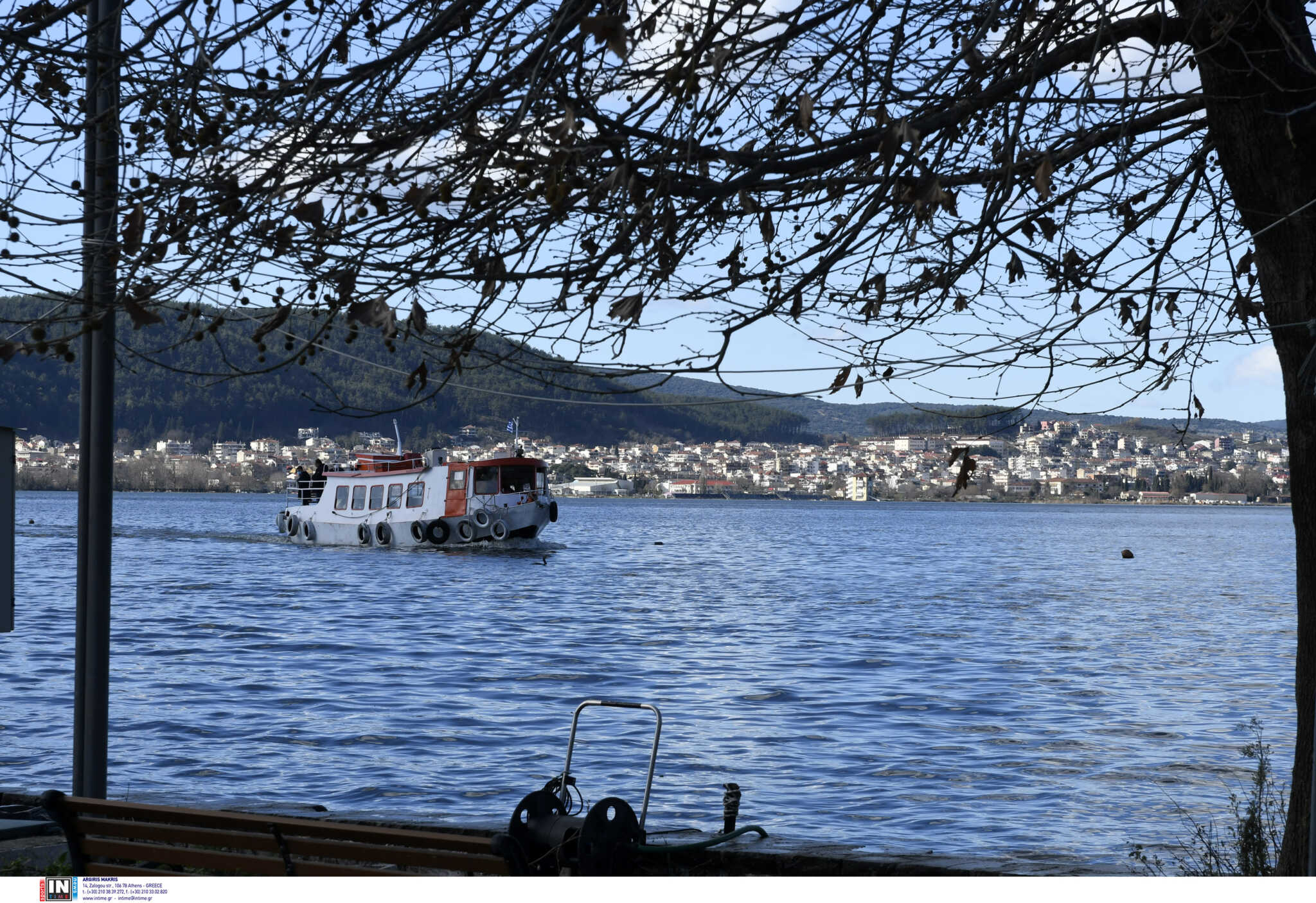 Γιάννενα: Ταξίδι στο Νησί της λίμνης με την ιστορία να συναντάει ...