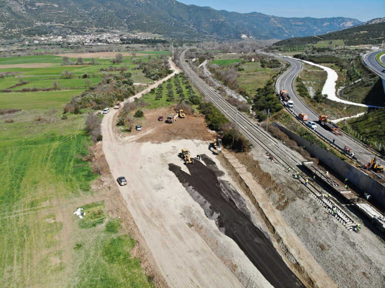 Τέμπη: Έτσι είναι σήμερα ο χώρος της τραγωδίας - Απομακρύνθηκαν βαγόνια ...