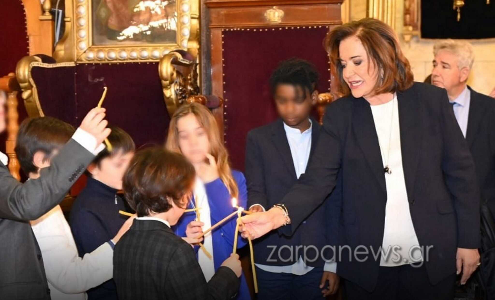 Ντόρα Μπακογιάννη: Το παιδί που έγινε εγγόνι της μετά από ερώτηση που ...