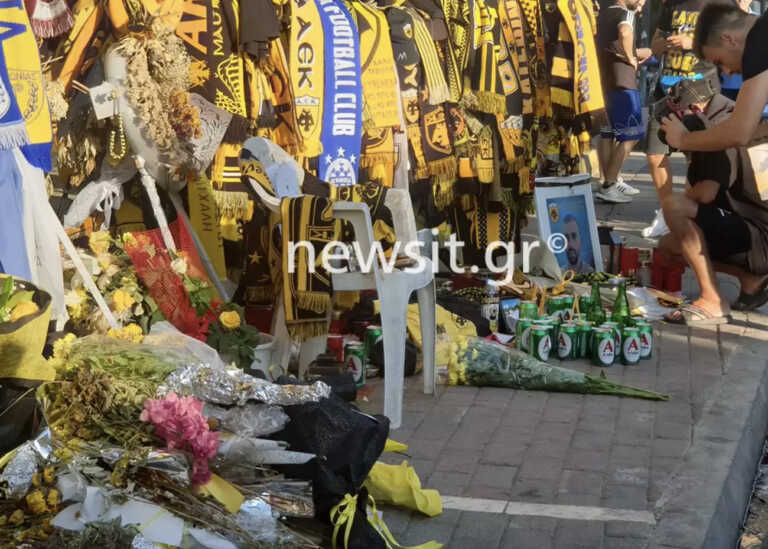Μιχάλης Κατσούρης: Φανέλα με το όνομά του στα αποδυτήρια πριν το ΑΕΚ ...