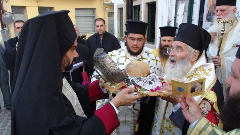 Αγία Γαβριηλία: Στη Λέρο η Τίμια Κάρα της - Οι εικόνες και οι στιγμές ...