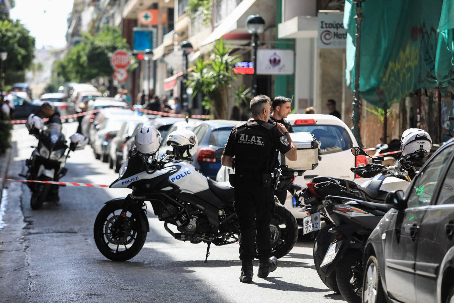 Πετρούπολη: Ανήλικοι πέταξαν πέτρα σε σχολείο - Συνελήφθησαν με ...