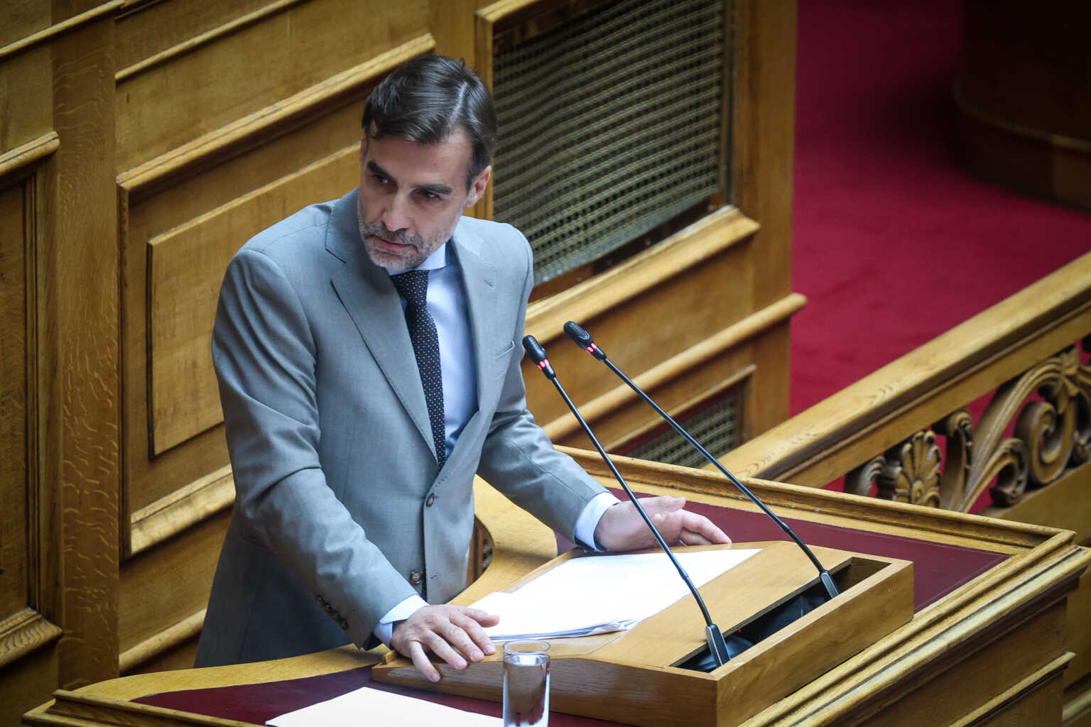 Πλεύση Ελευθερίας: Ο Μιχάλης Χουρδάκης «δεν παραδίδει την έδρα του ...