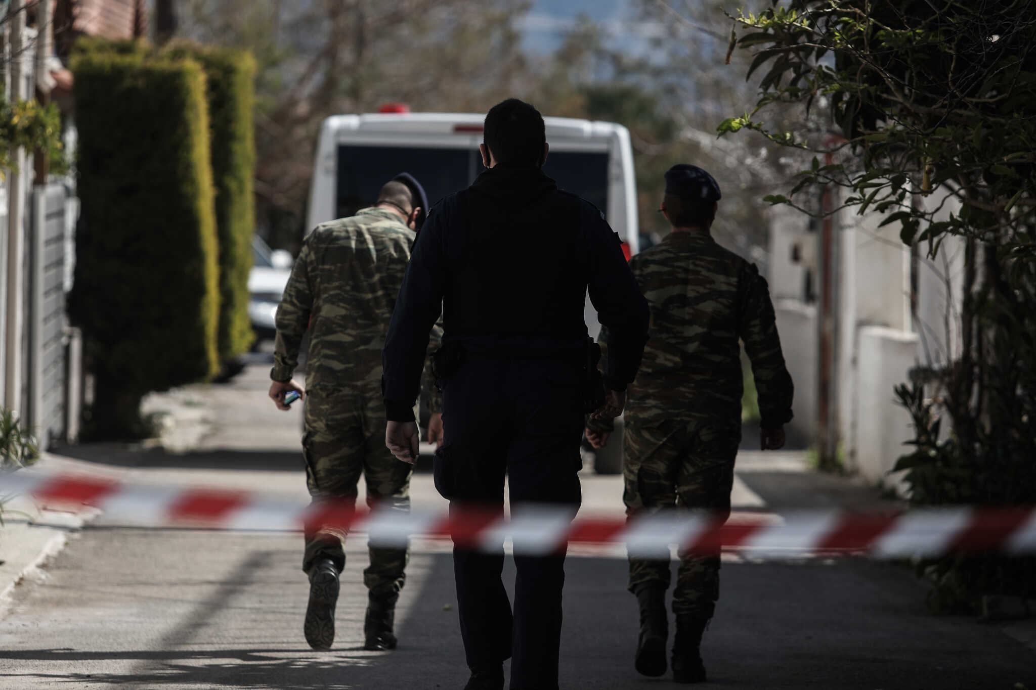 Πάρνηθα: Χειροβομβίδες βρήκε περιπατητής στο ύψος του τελεφερίκ - Επί ...