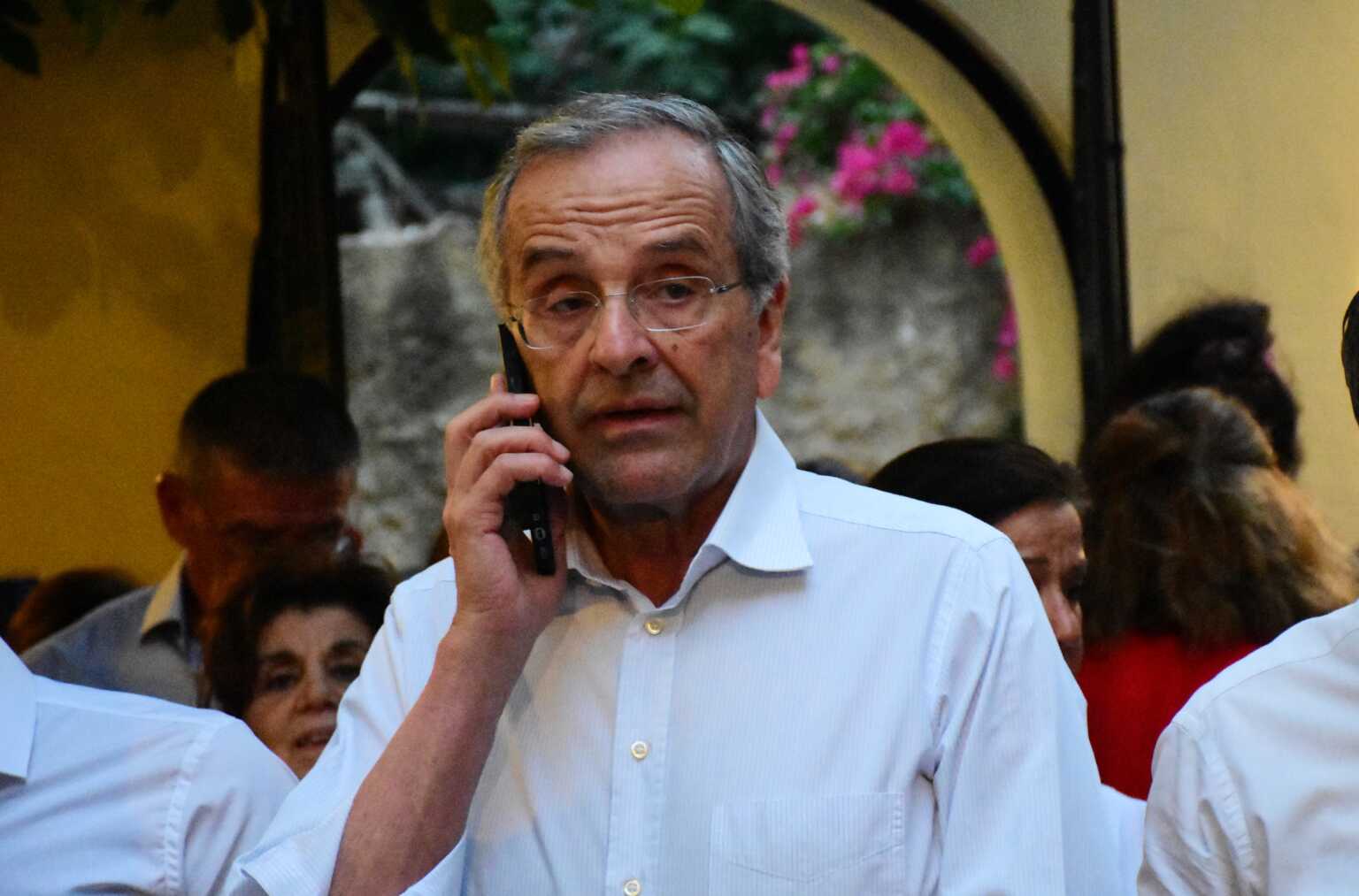 Έκρηξη Αντώνη Σαμάρα για την άδεια παραμονής σε μετανάστες: Είμαστε ...