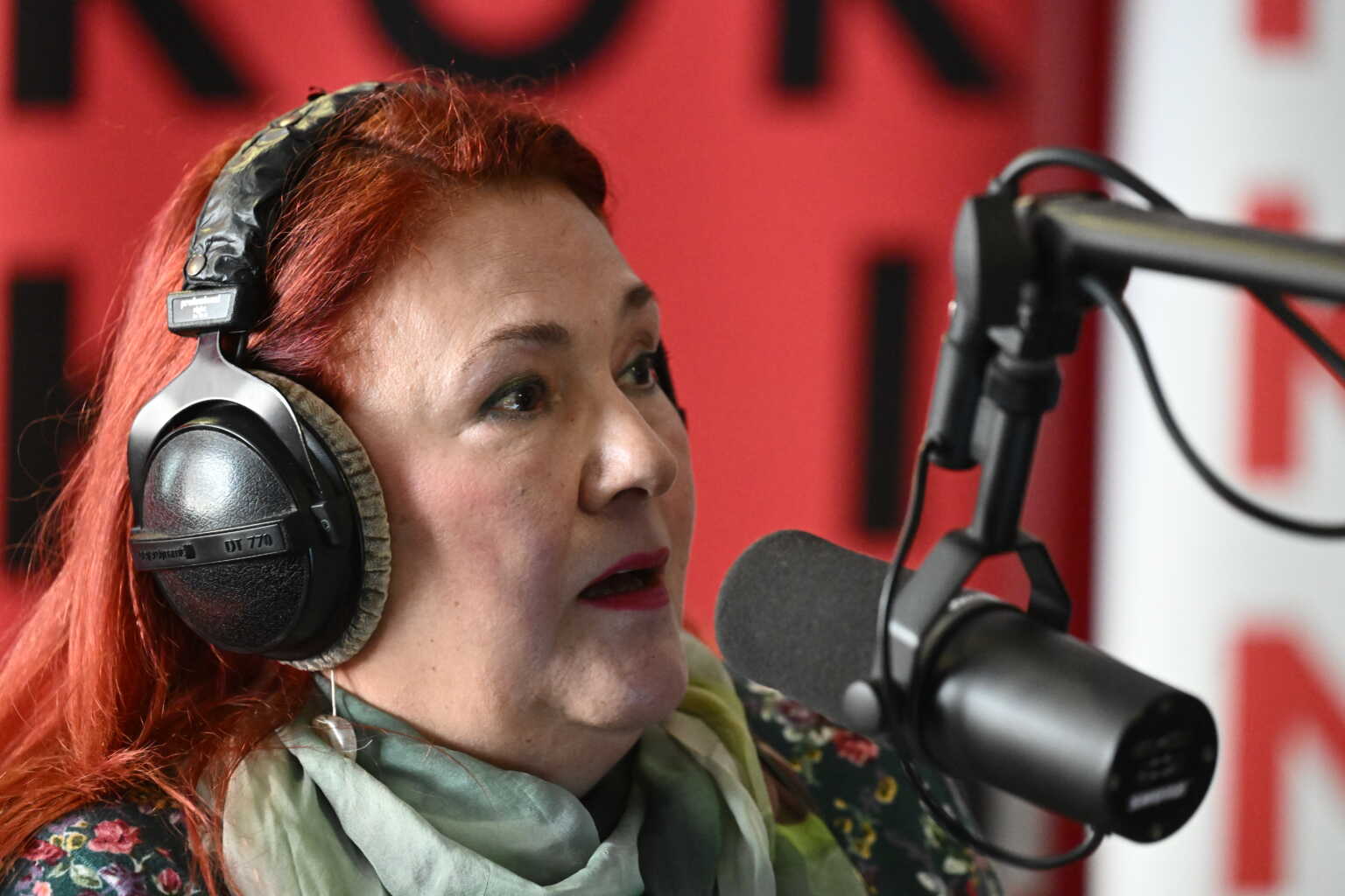 Η Ευγενία Λουπάκη φεύγει από το ραδιοφωνικό σταθμό «Στο Κόκκινο ...