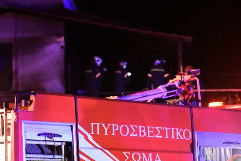 Φωτιά σε διαμέρισμα στο Μοσχάτο - Ισχυρές δυνάμεις στο σημείο | mykosmos.gr