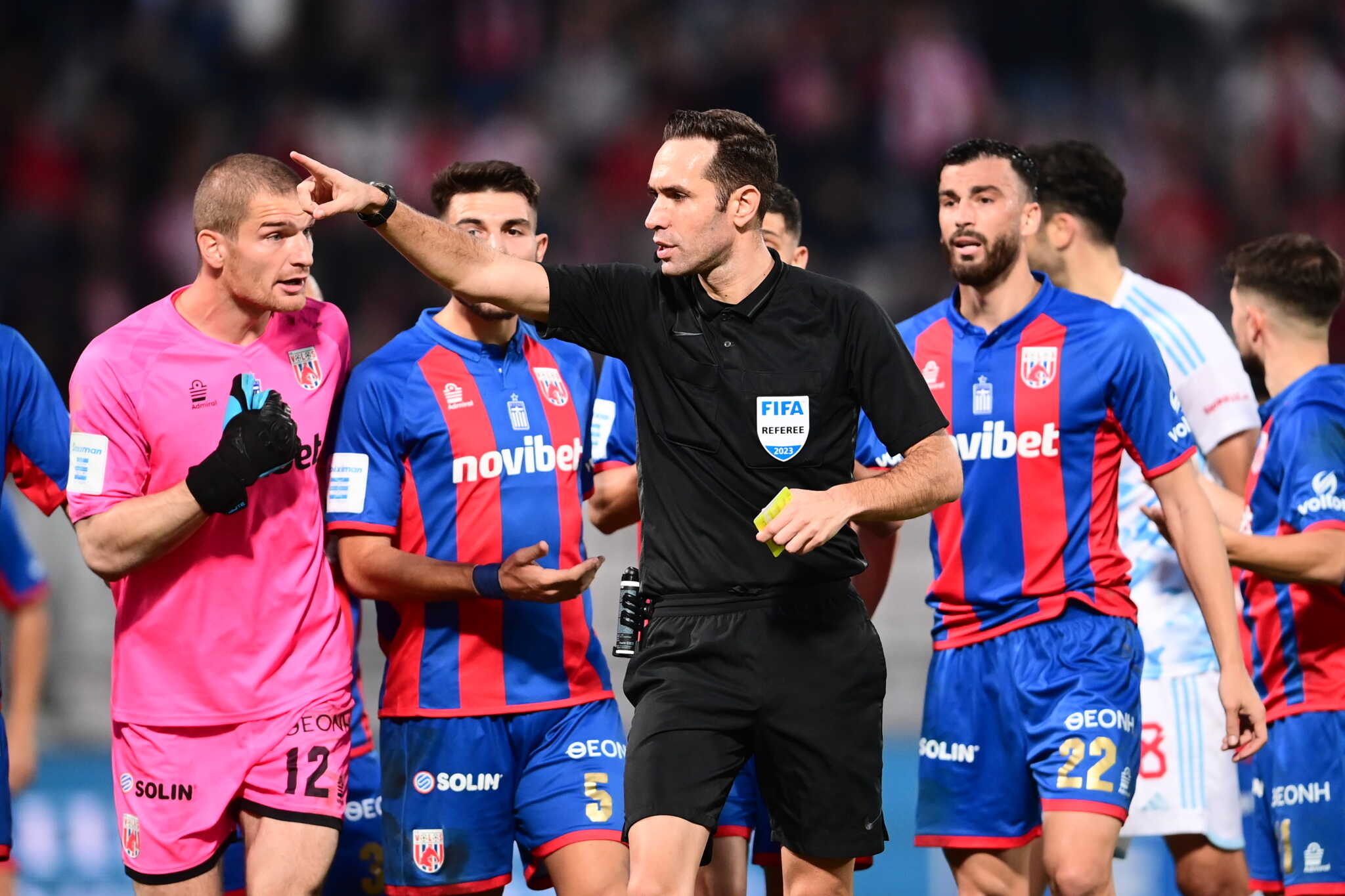 Βόλος - Ολυμπιακός: Το επεισοδιακό πρώτο ημίχρονο με δύο πέναλτι και ...