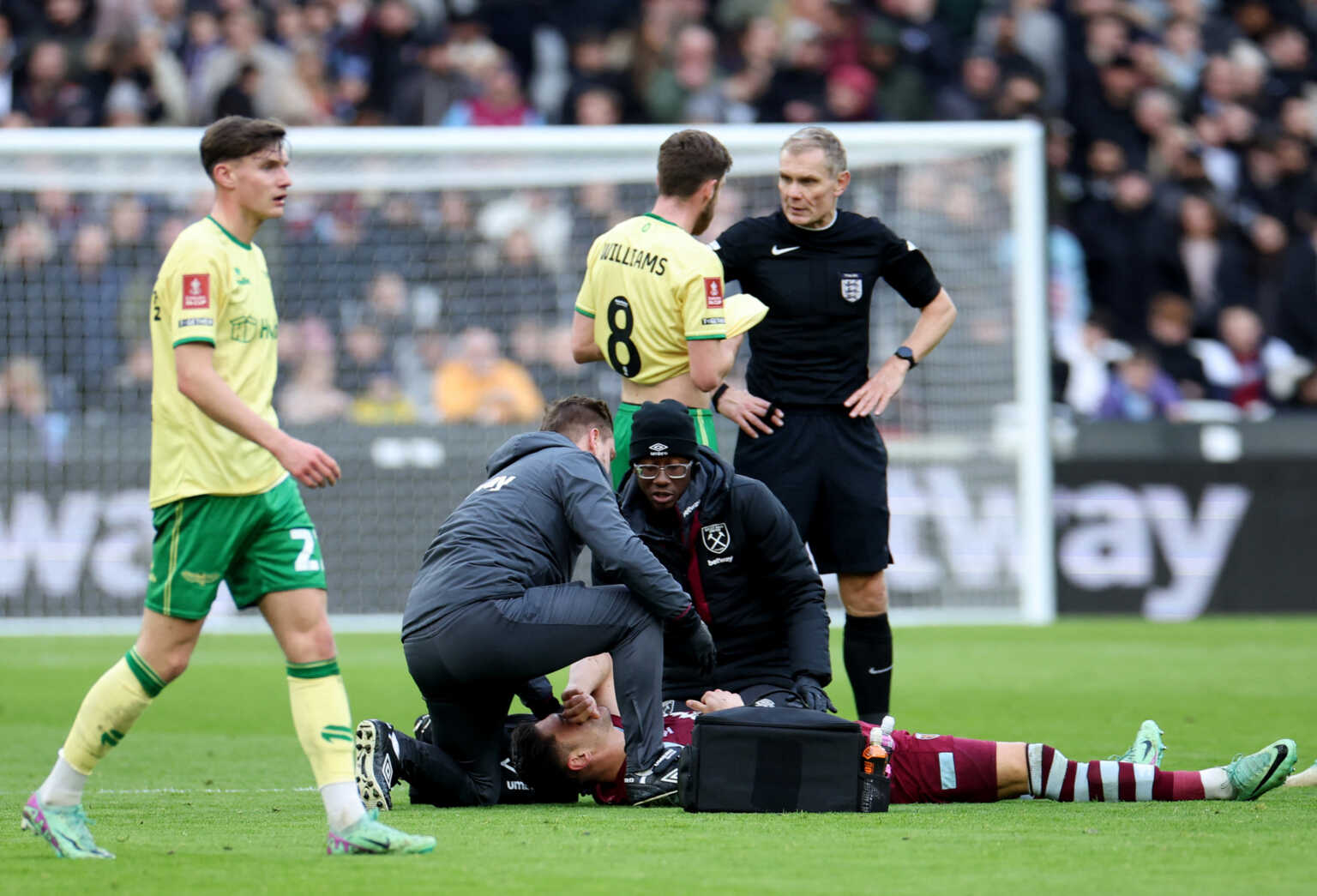 Ο Ντίνος Μαυροπάνος τραυματίστηκε στο Γουέστ Χαμ - Μπρίστολ Σίτι για το ...