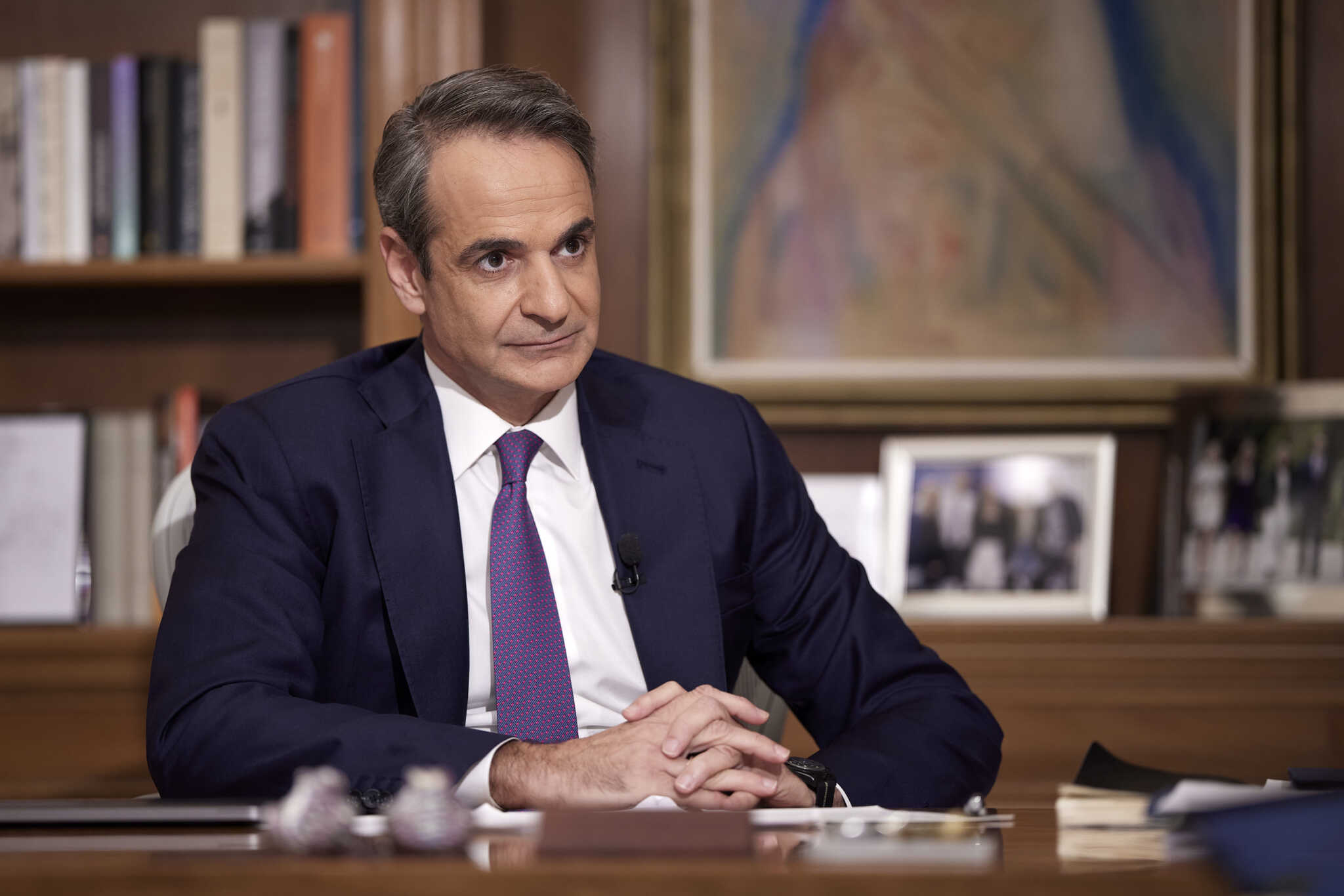 Μητσοτάκης για ομόφυλα ζευγάρια: Όχι στην απόκτηση παιδιού με παρένθετη ...