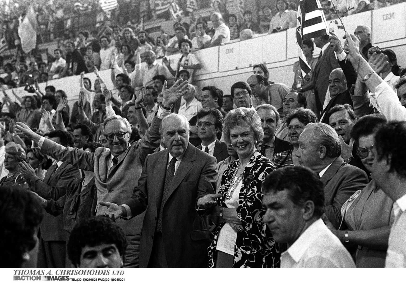Ανδρέας Παπανδρέου: Ο άνθρωπος της «Αλλαγής» και ο χαρισματικός ηγέτης ...