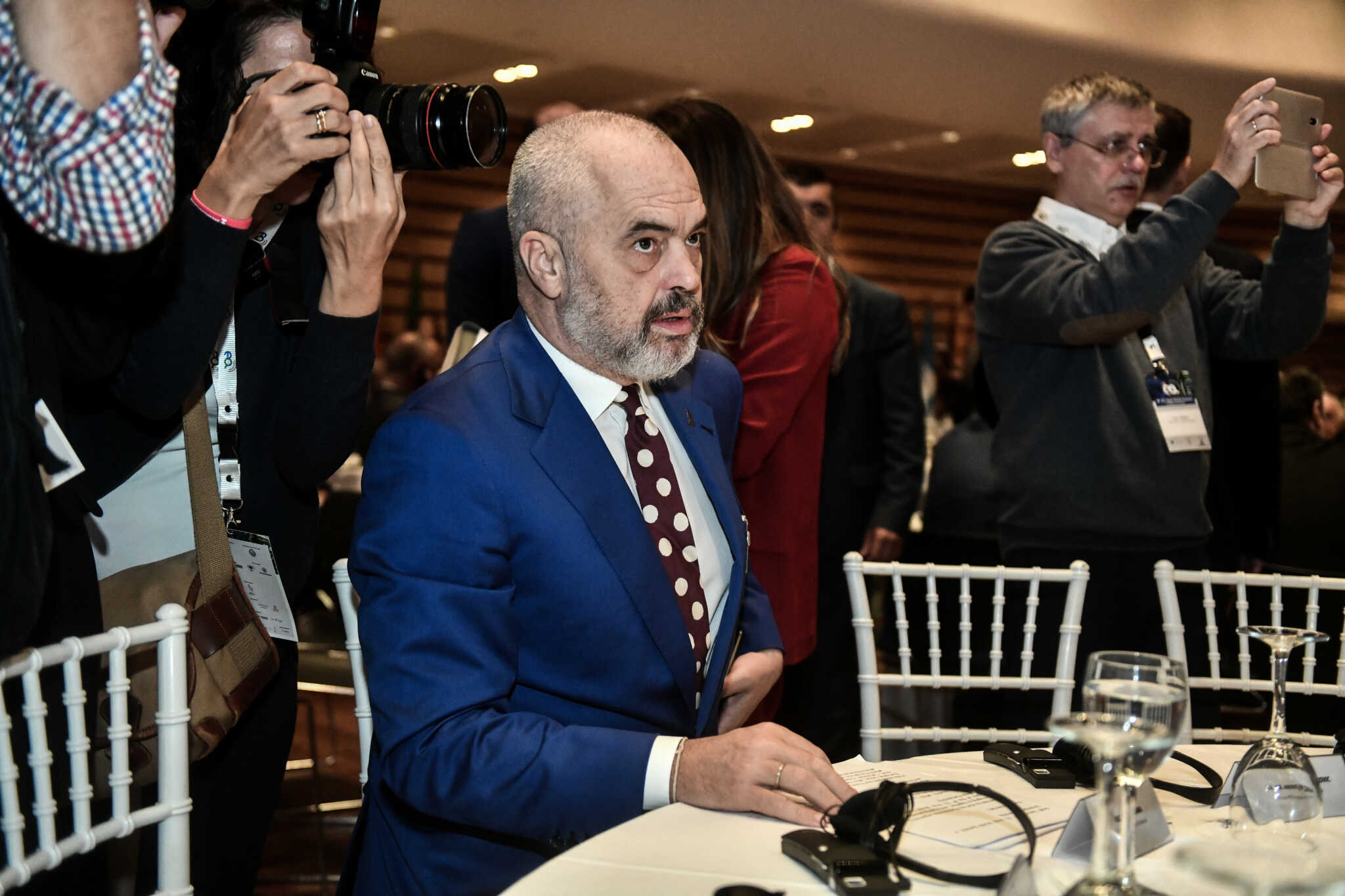 Ο απρόβλεπτος Έντι Ράμα: Η ελληνίδα μάνα, η ζωγραφική, η κόκα και η ...