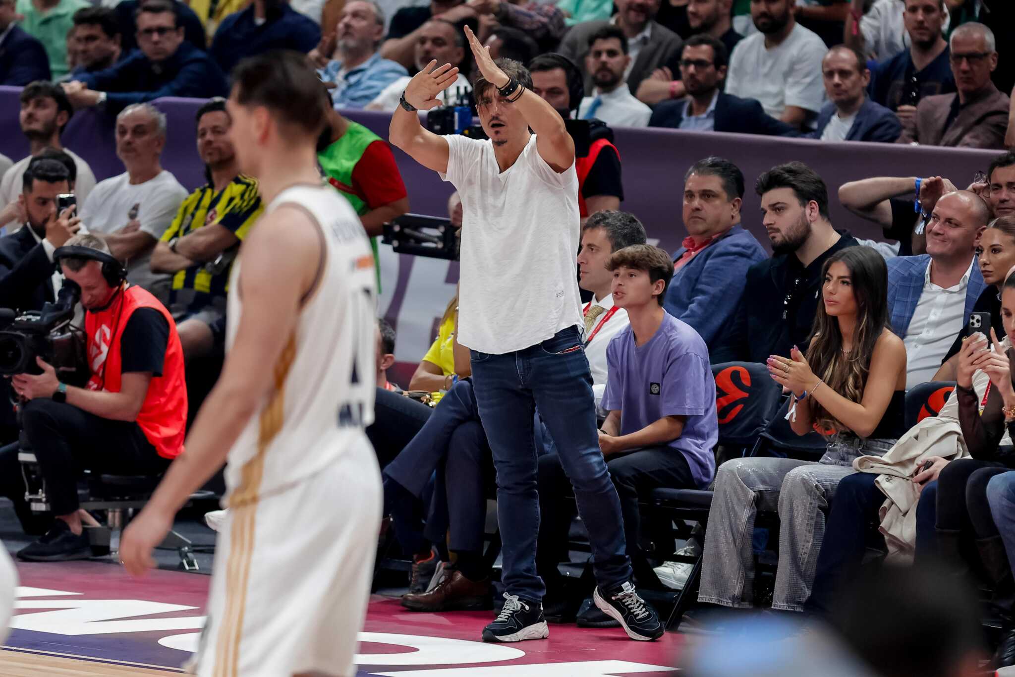 Δημήτρης Γιαννακόπουλος: Τα παιδιά του Δέσποινα και Παύλος μοιράζονται ...