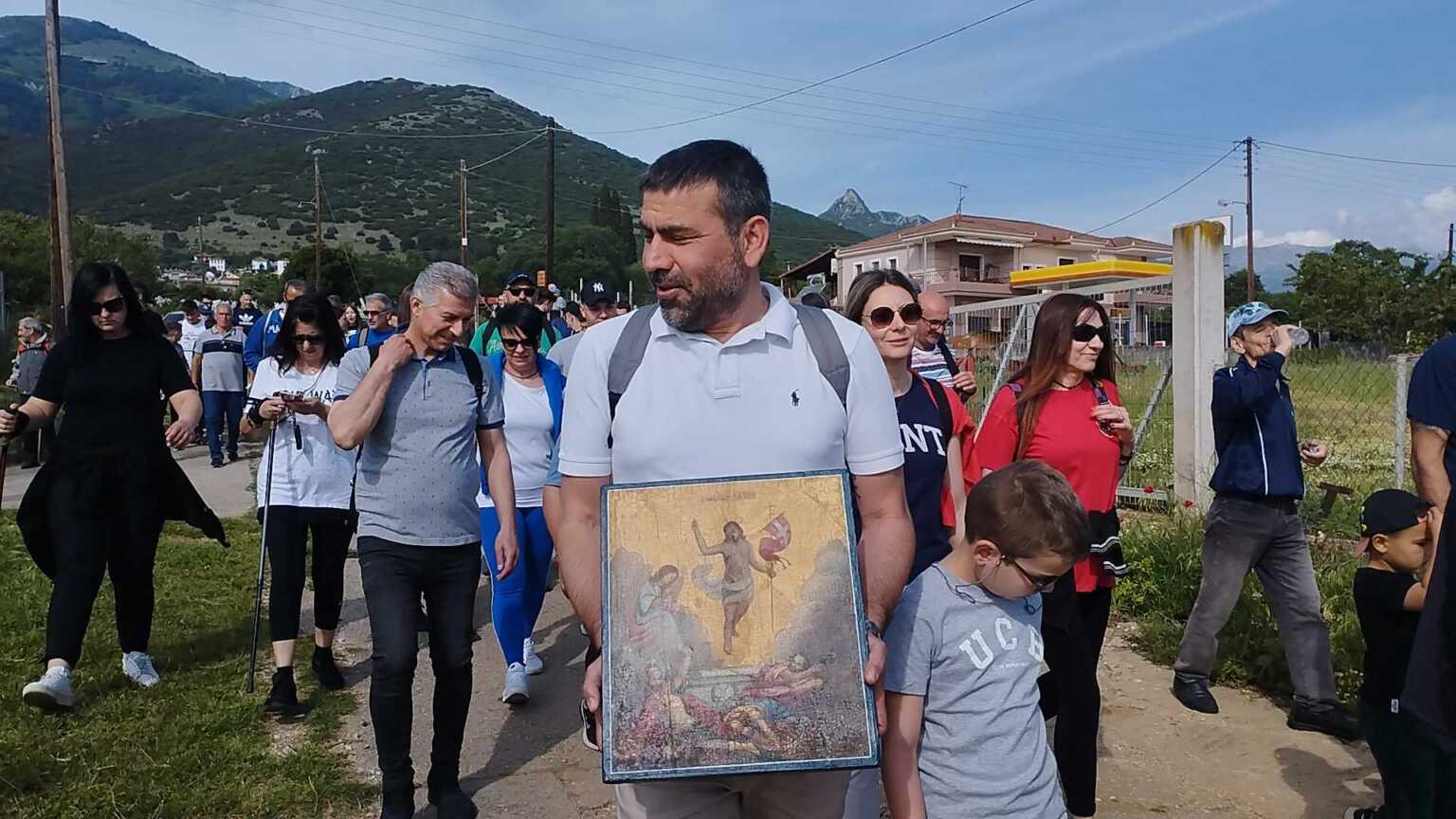 Δράμα: Εικόνες από το έθιμο της λιτανευτικής πομπής στην Καλή Βρύση ...