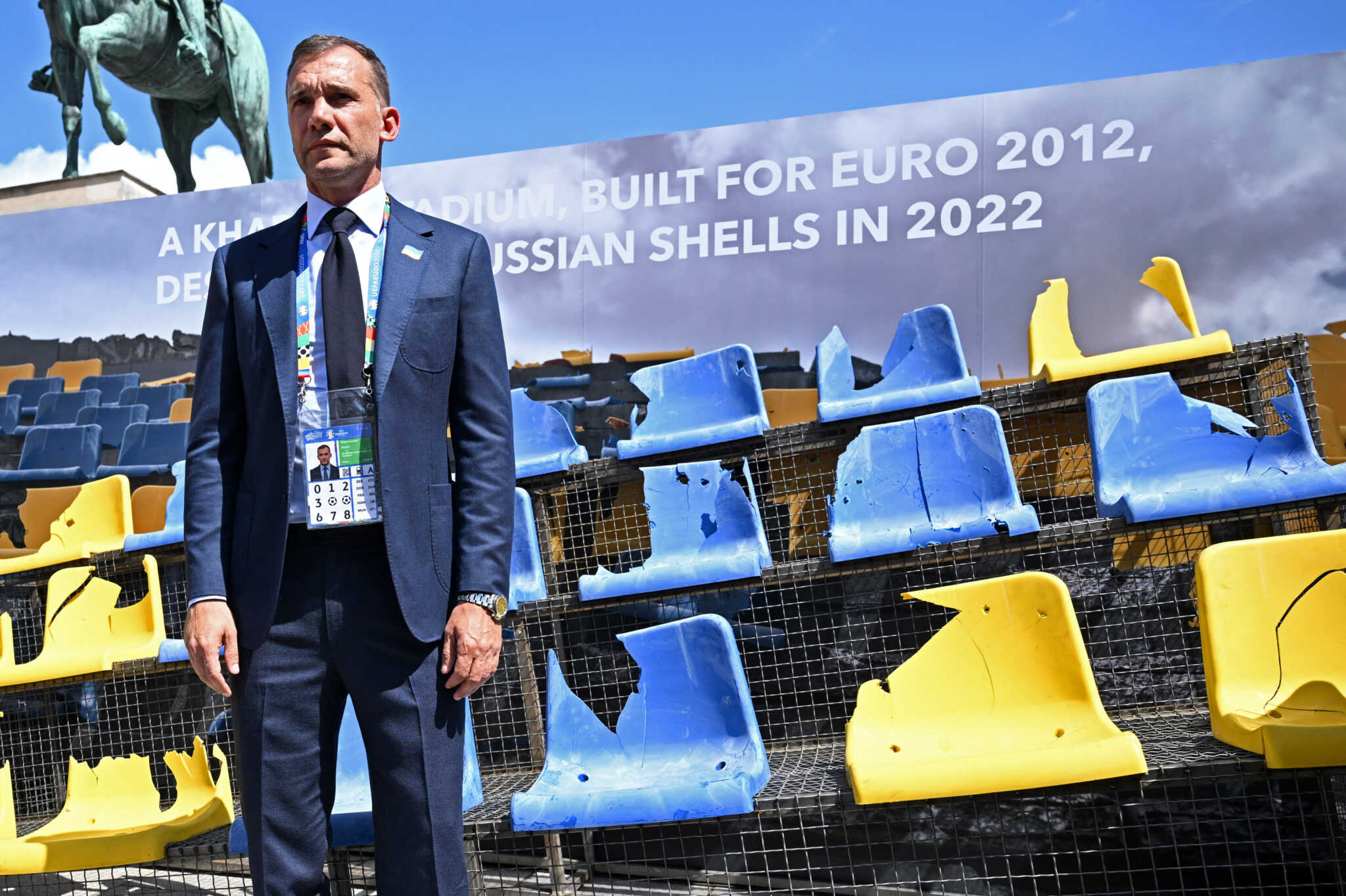 Euro 2024: Κομμάτι κερκίδας από κατεστραμμένο στάδιο του Χάρκοβο της ...