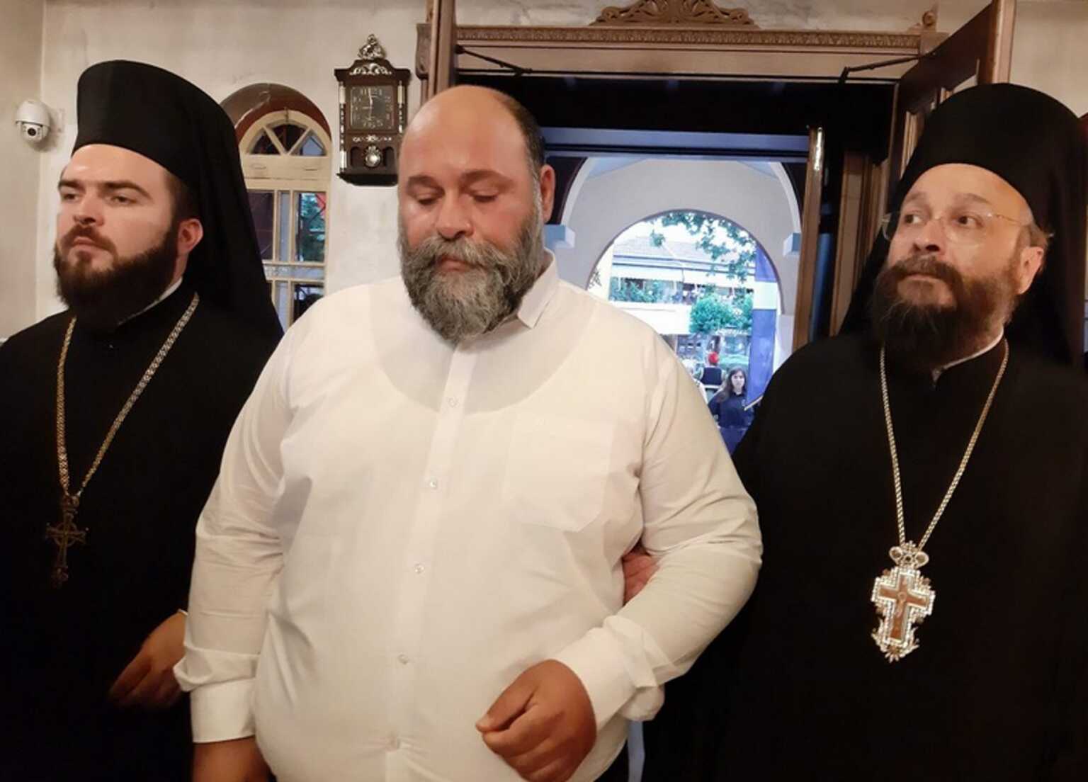 Τρίκαλα: Ο μάγειρας του Master Chef Ευστάθιος Αυγουστάκης χειροτονήθηκε ...
