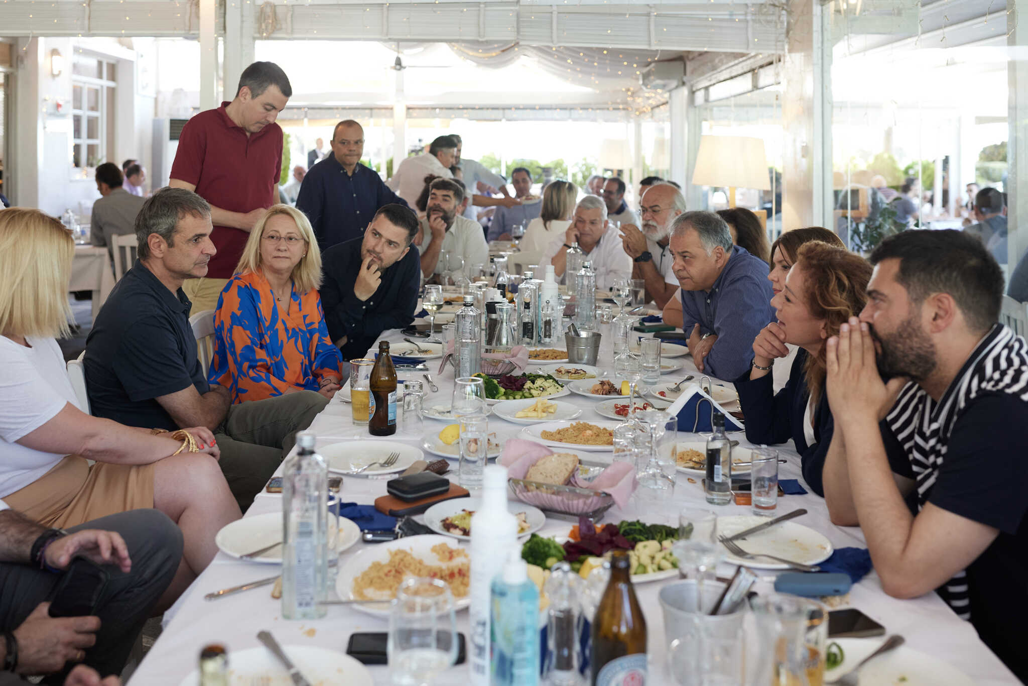 Κυριάκος Μητσοτάκης: Χαλαρός κι ευδιάθετος με δημοσιογράφους σε ...