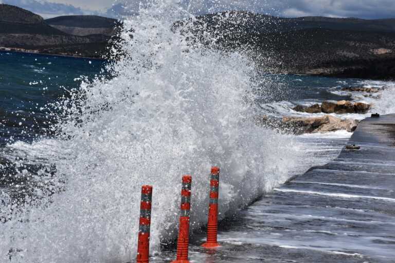 Αναδρομικά: Όλα τα ποσά για τις συντάξεις σε Δημόσιο, ΔΕΚΟ, Τράπεζες ...