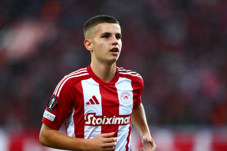 Χρήστος Μουζακίτης: Το σόου του 17χρονου μέσου στο Ολυμπιακός - Μπράγκα ...