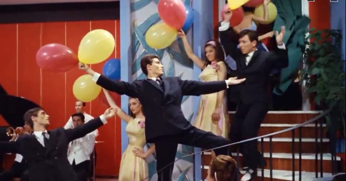 Η Finos Film αποχαιρετά το 2024 με ένα ξεκαρδιστικό αφιέρωμα