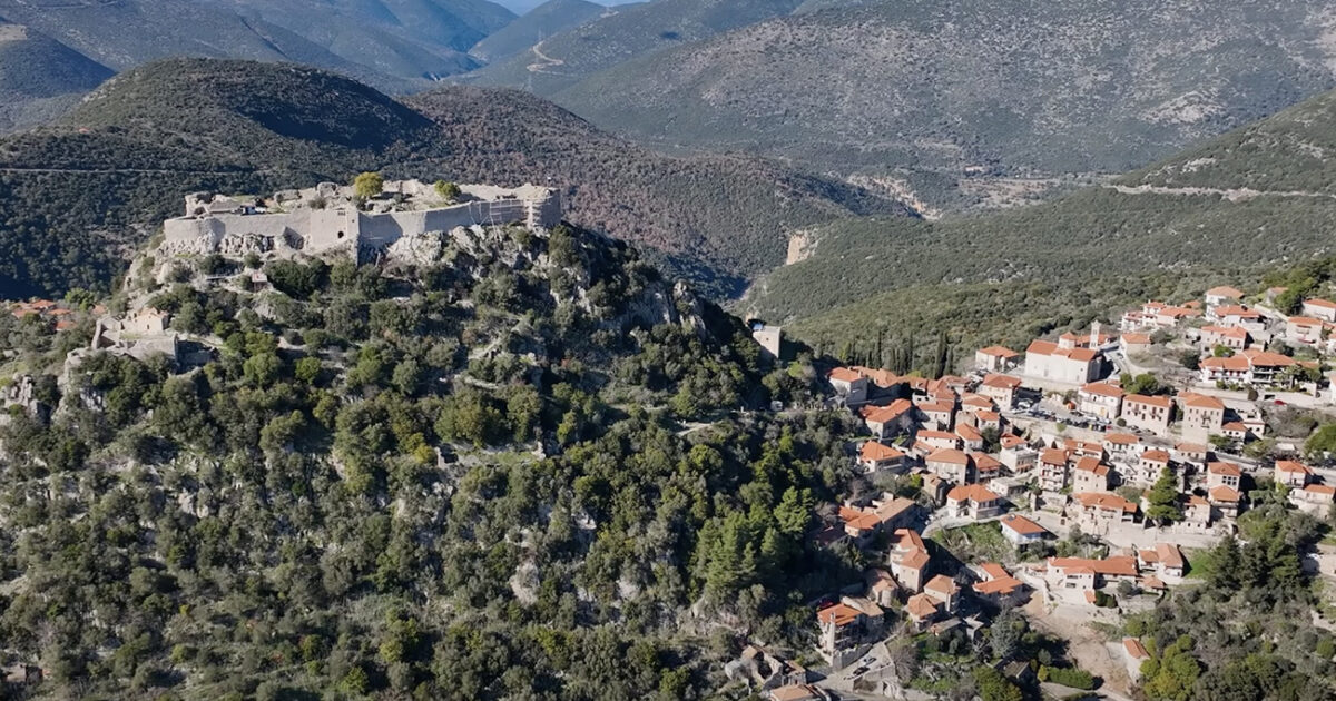 Καρύταινα: Το ιστορικό γεφύρι που απεικονιζόταν στο πεντοχίλιαρο της ...