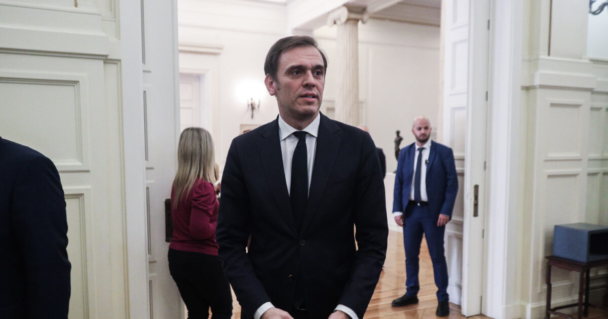 Μάντζος για το επεισόδιο με συνεργάτιδά του στη Βουλή: «Υπήρξε έντονη ...